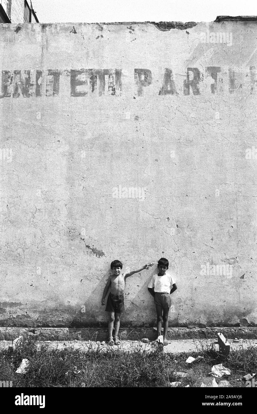 1990s children playing hi-res stock photography and images - Alamy