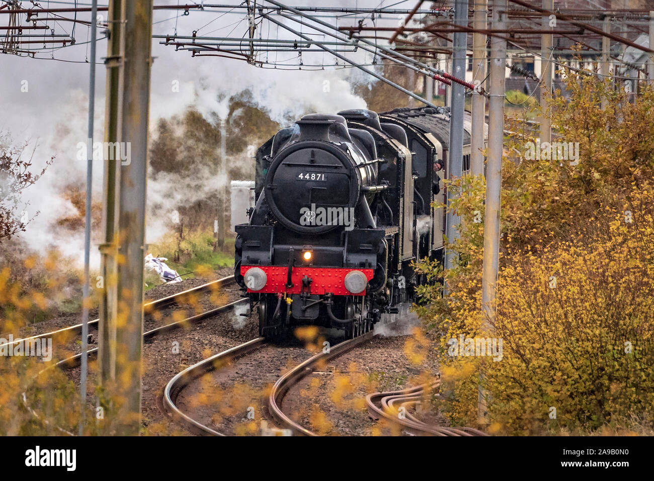 Stanier Black Five steam engine 44871 leading The Lancashire Fusilier ...