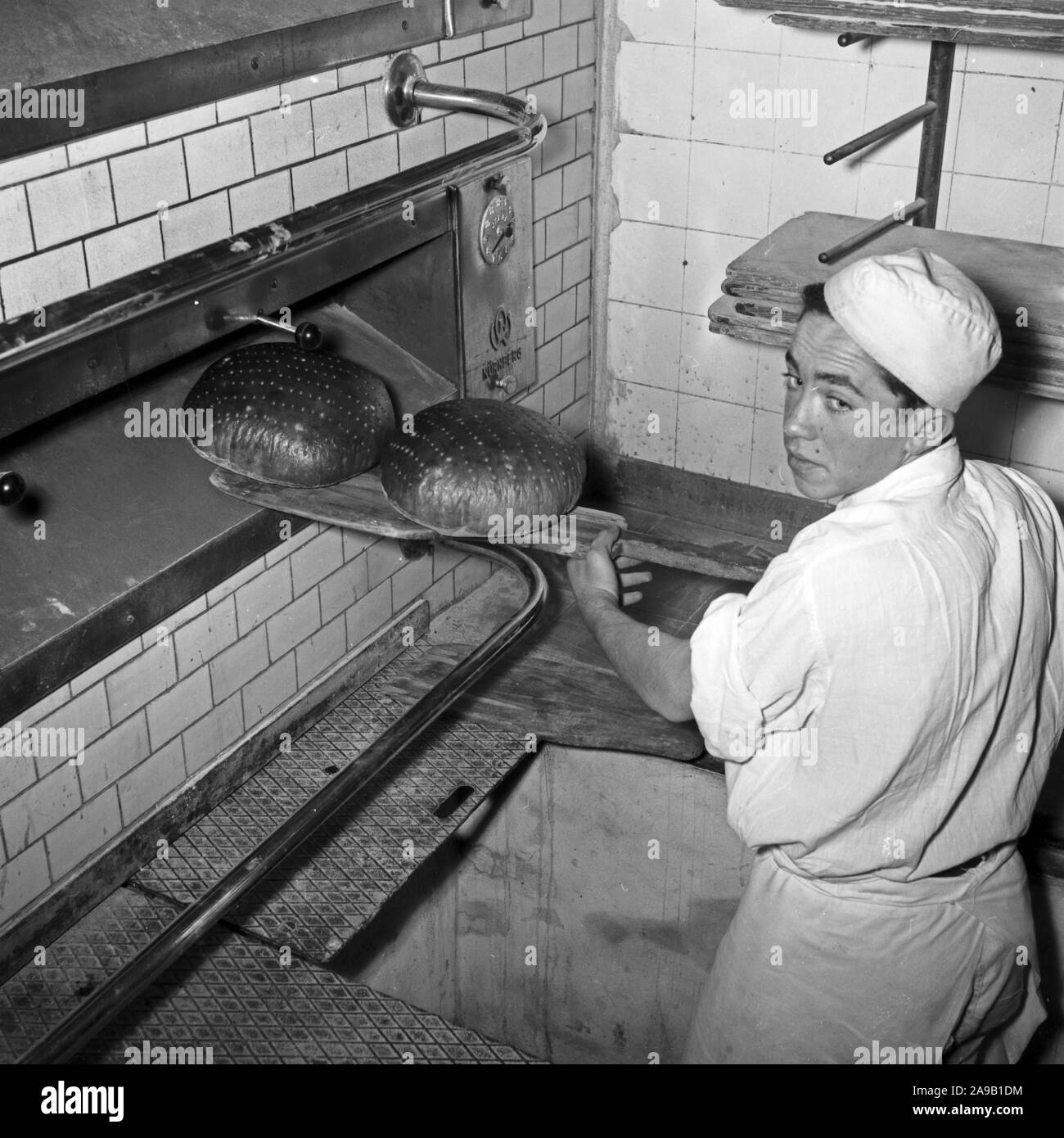 Bakerman 1950 hi-res stock photography and images - Alamy