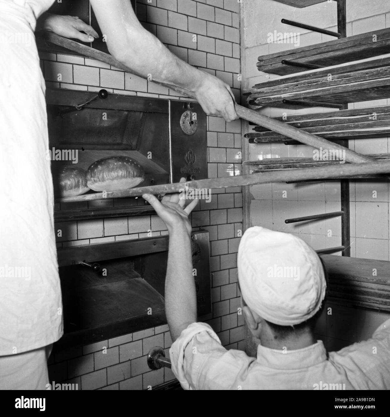 Bakerman 1950 hi-res stock photography and images - Alamy