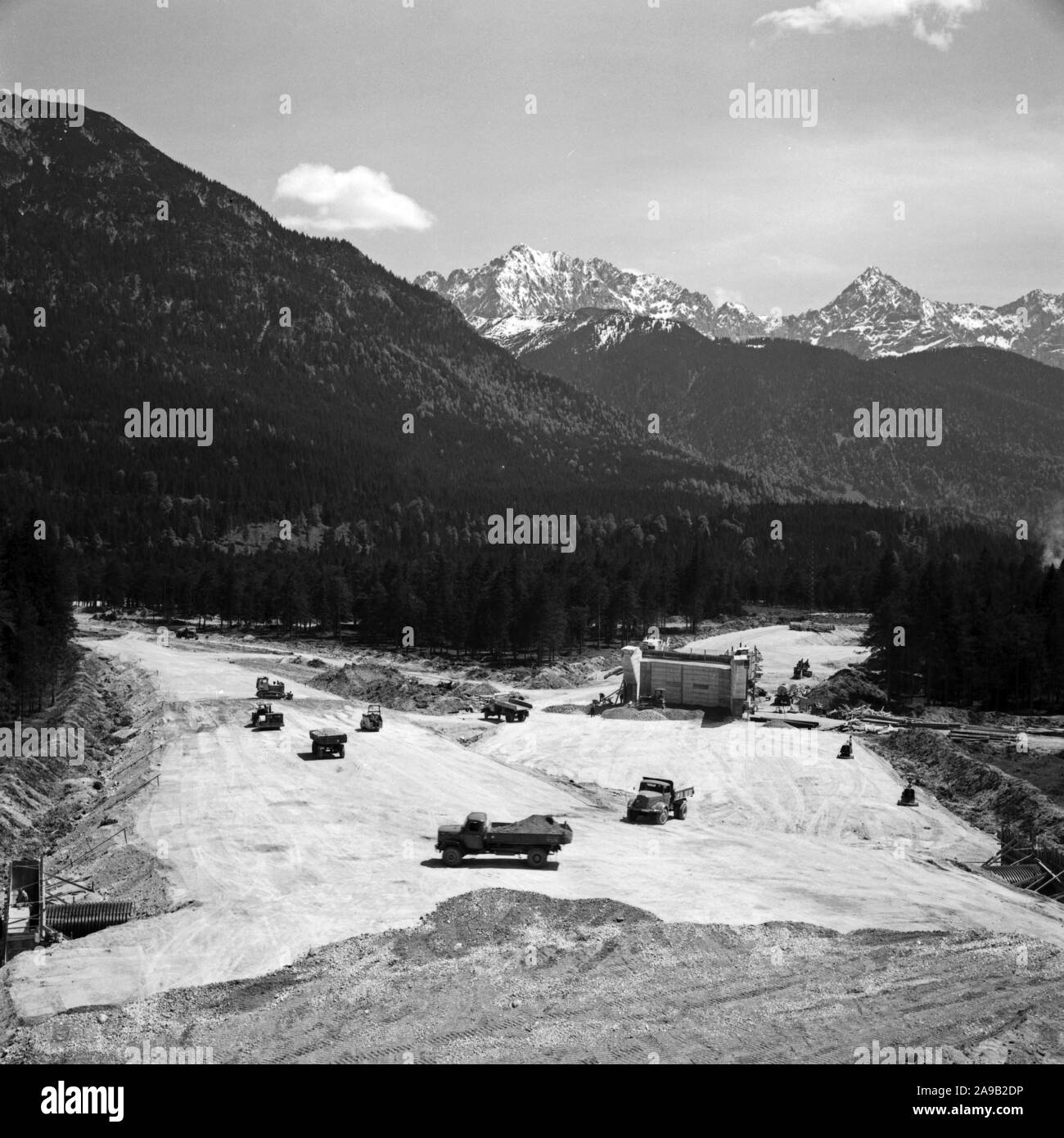 1950s, construction worker Black and White Stock Photos & Images - Alamy