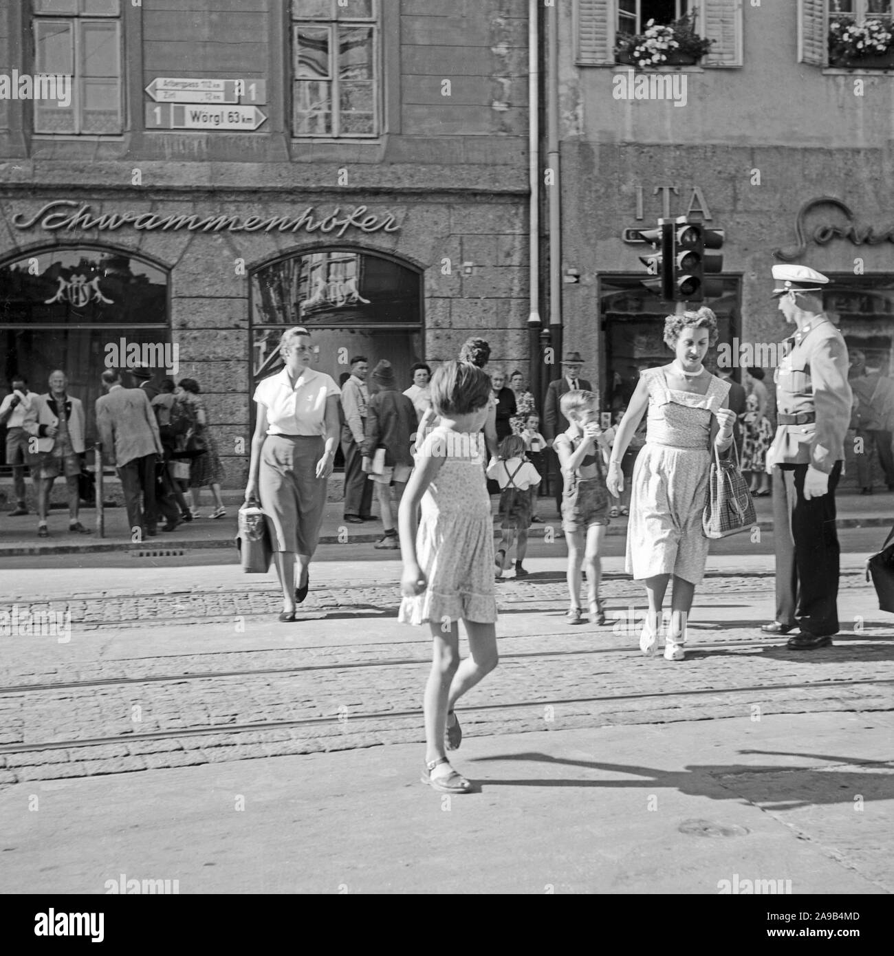 Furriers hi-res stock photography and images - Alamy