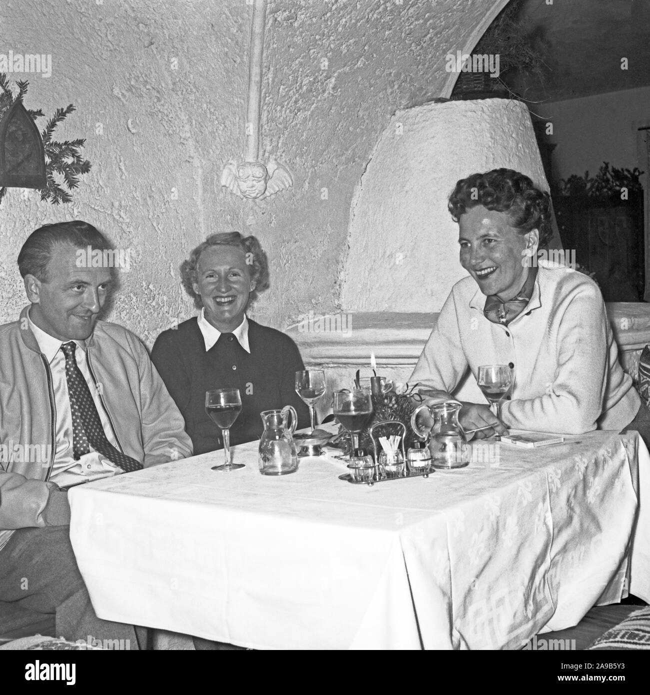 Cozy friend Black and White Stock Photos & Images - Alamy