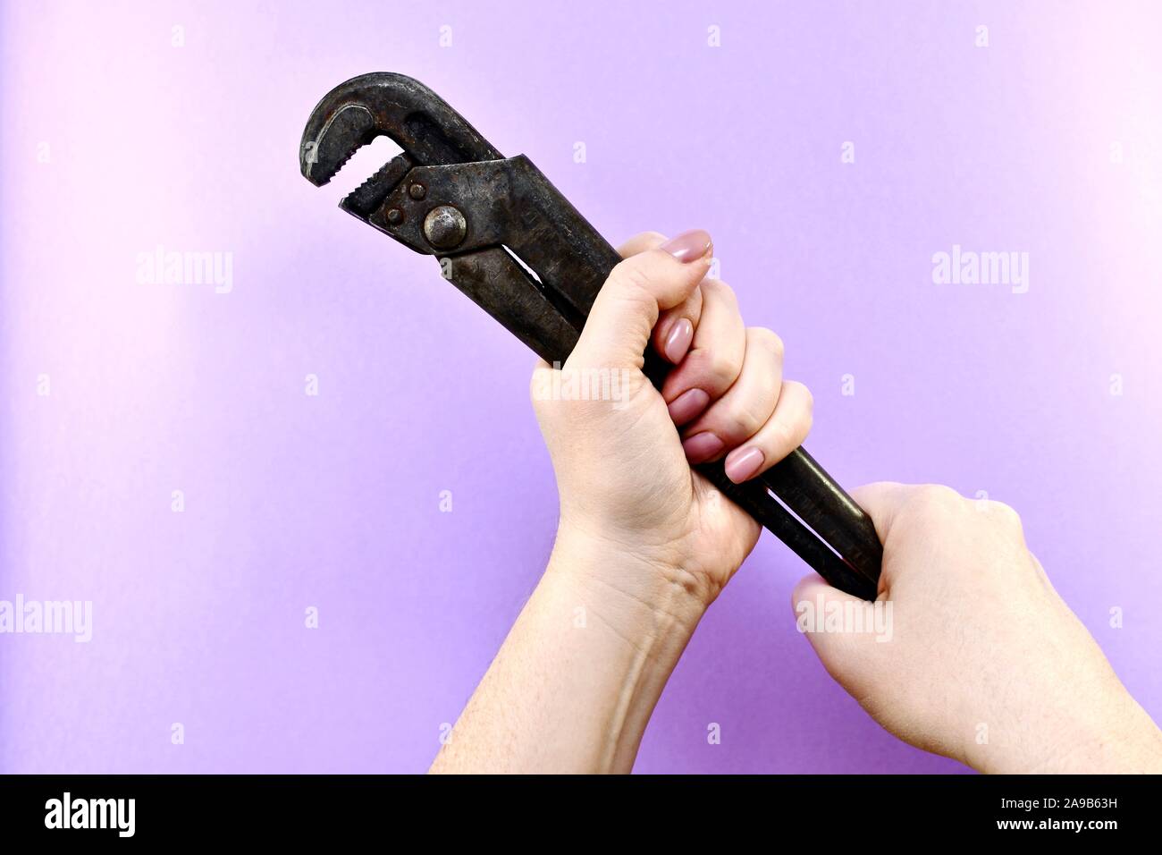 Female mechanics hi-res stock photography and images - Alamy