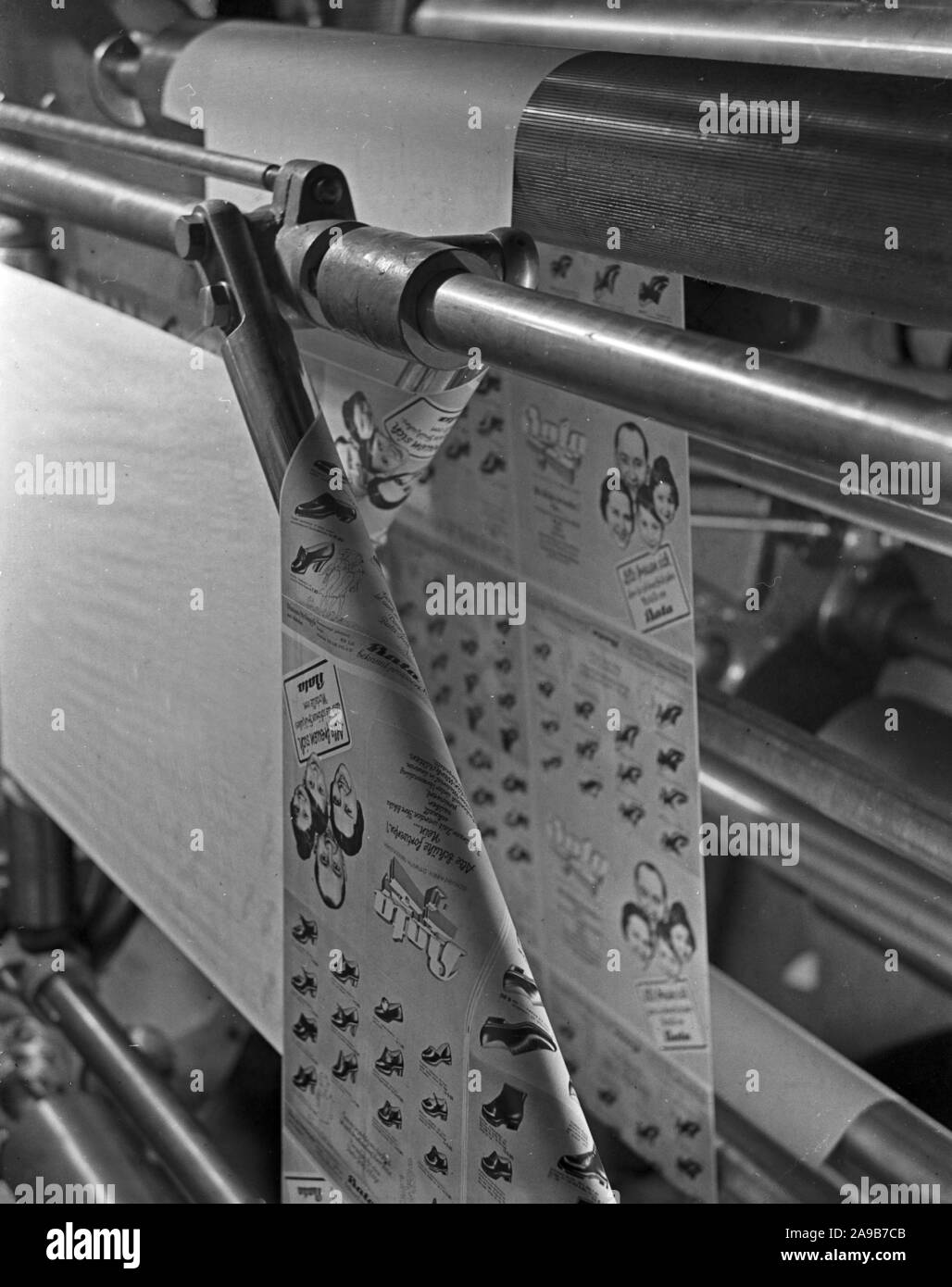 A working day at a printing office, Germany 1930s Stock Photo - Alamy