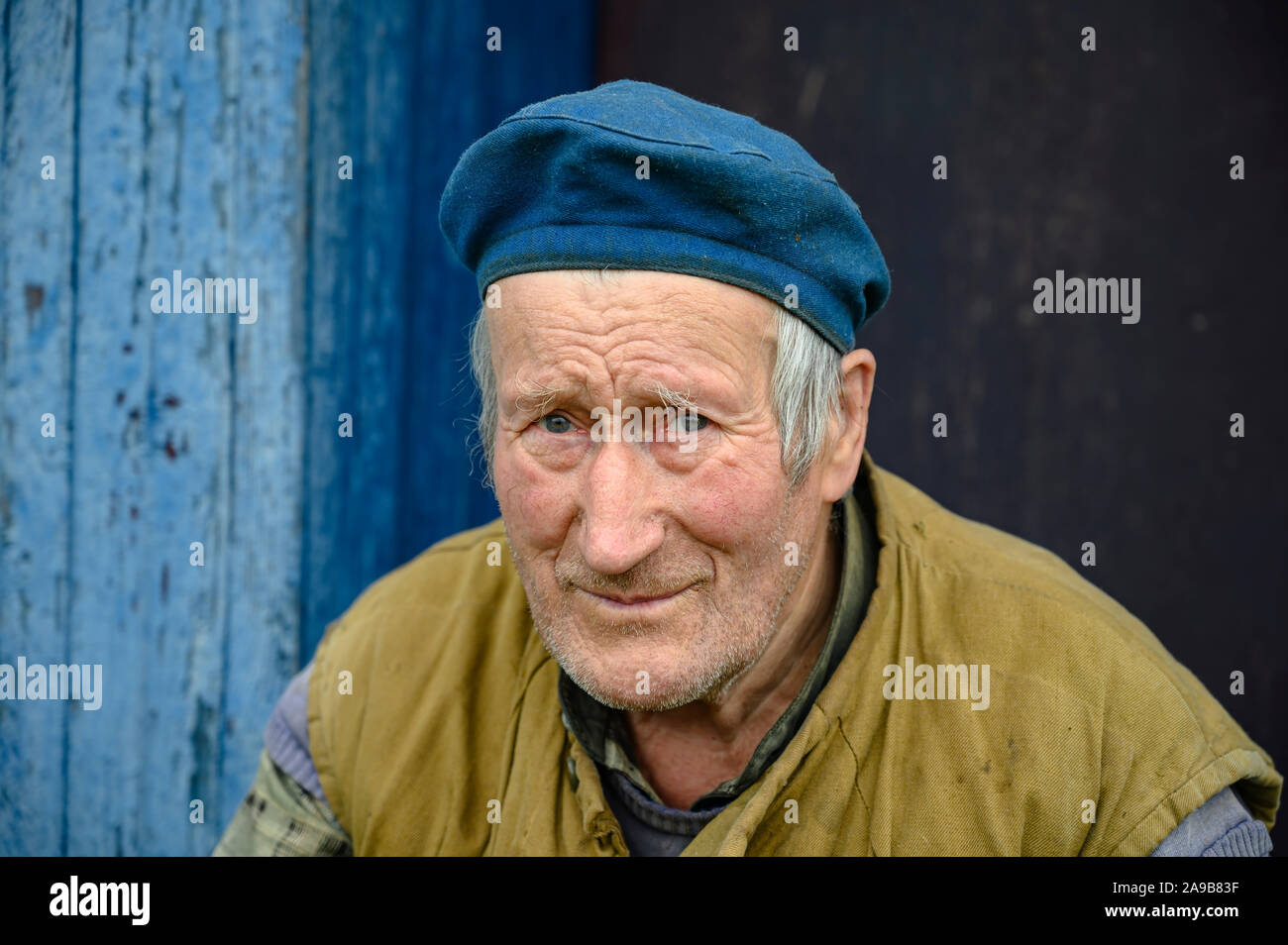 Man in beret hi-res stock photography and images - Alamy