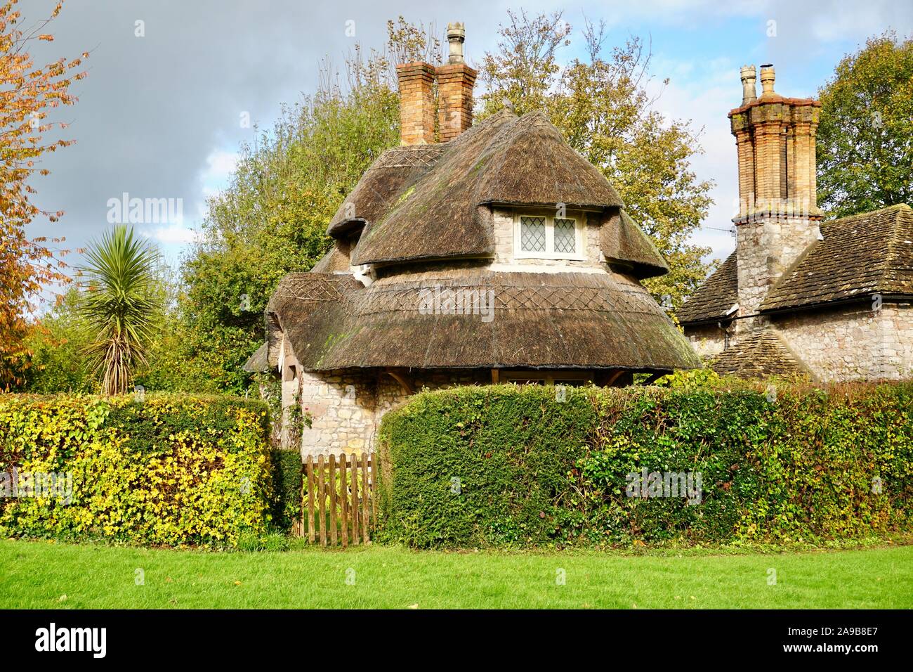 Circular Cottage, Blaise Hamlet, Bristol, England, UK Stock Photo - Alamy