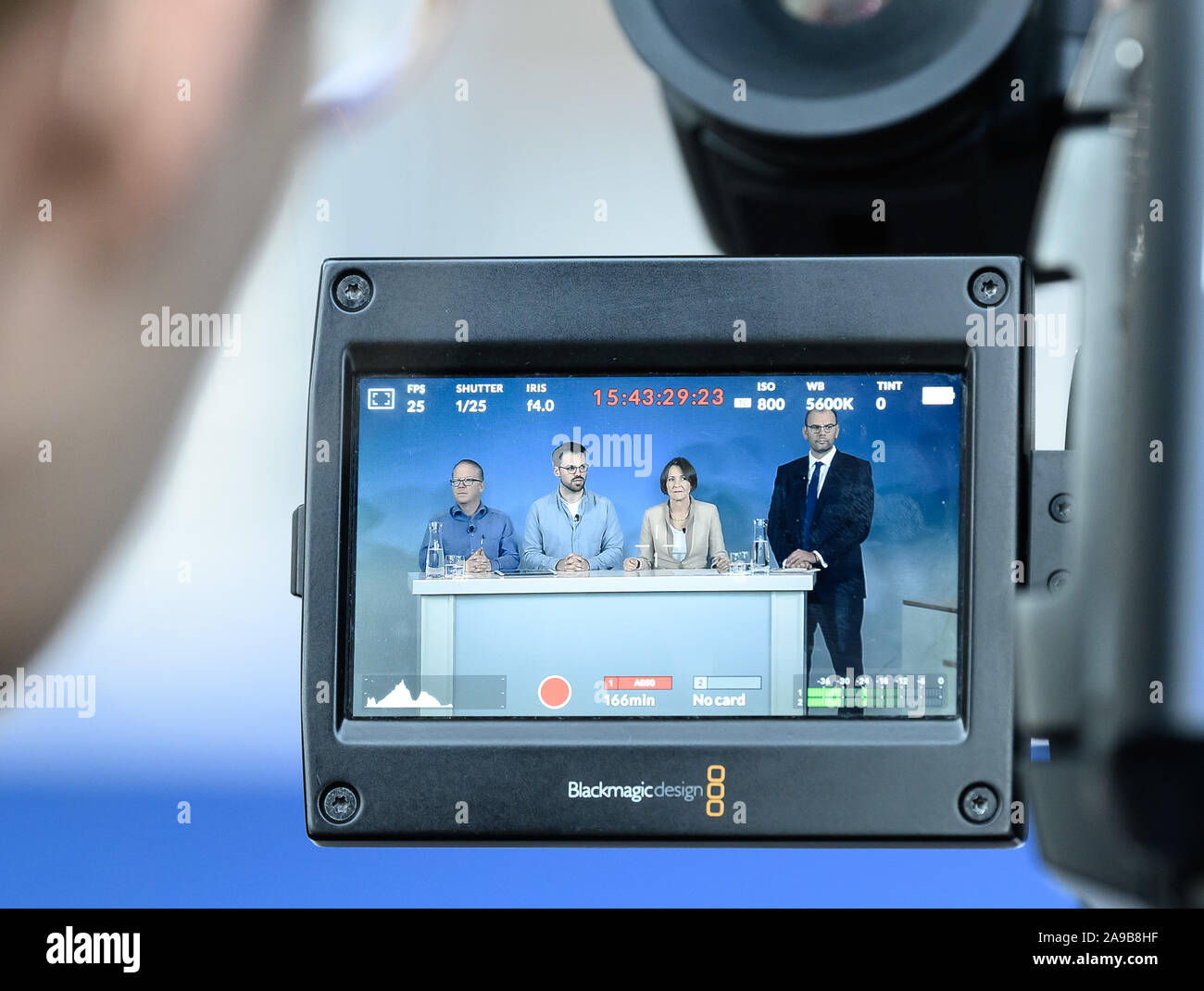14 November 2019, Hessen, Frankfurt/Main: Nicoley Baublies (l-r ...