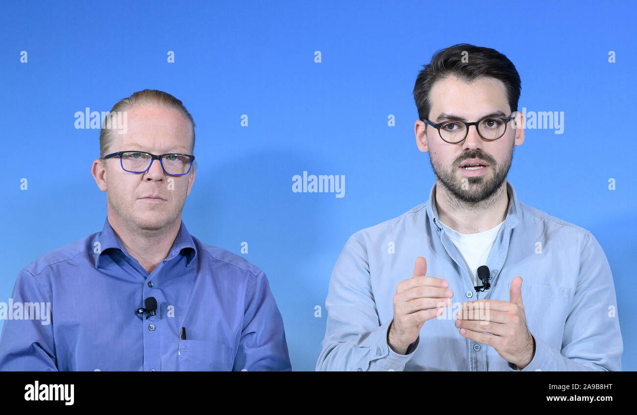 14 November 2019, Hessen, Frankfurt/Main: Nicoley Baublies (l), former ...