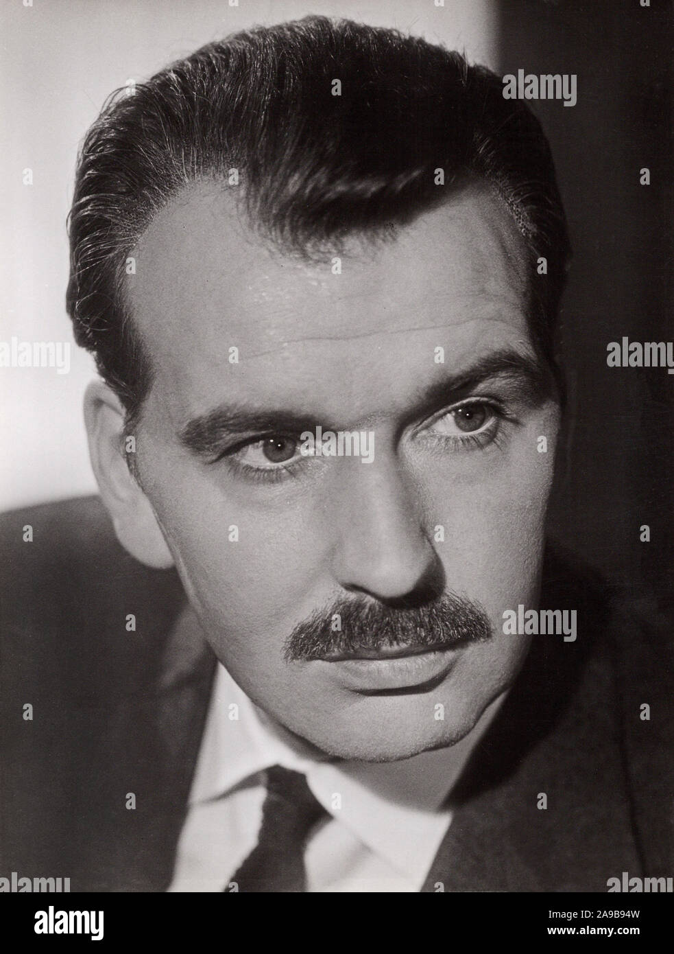 Bernhard Wicki, Schweizer Schauspieler und Regisseur, Deutschland Ende ...