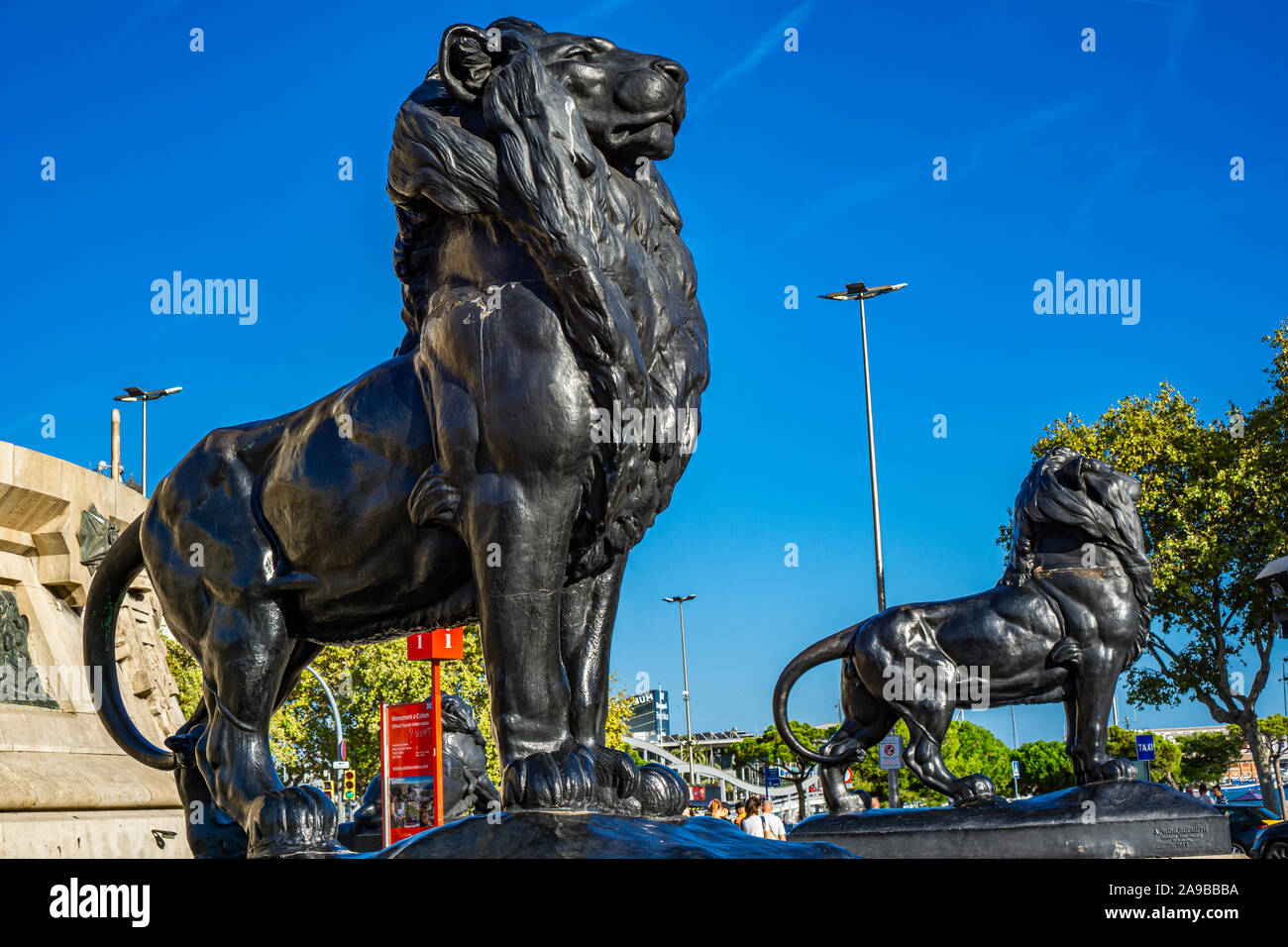 BARCELONA, SPAIN - OCTOBER 8, 2019: Unidentified people by monument of ...