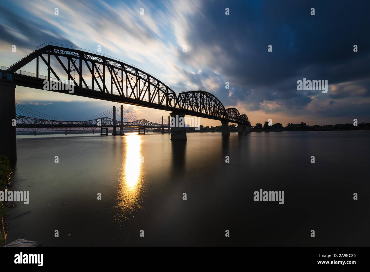 The Big Four Bridge going over the Ohio River from Louisville, KY to ...