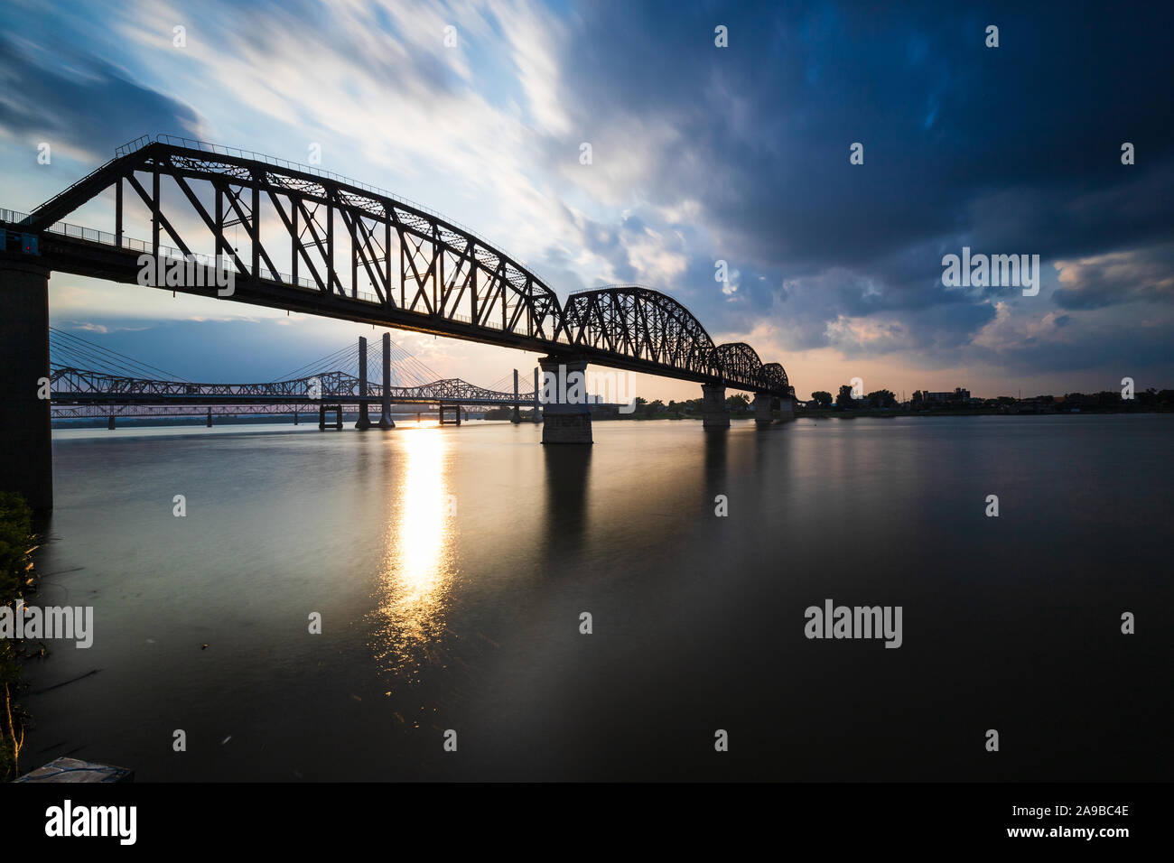 The Big Four Bridge going over the Ohio River from Louisville, KY to ...