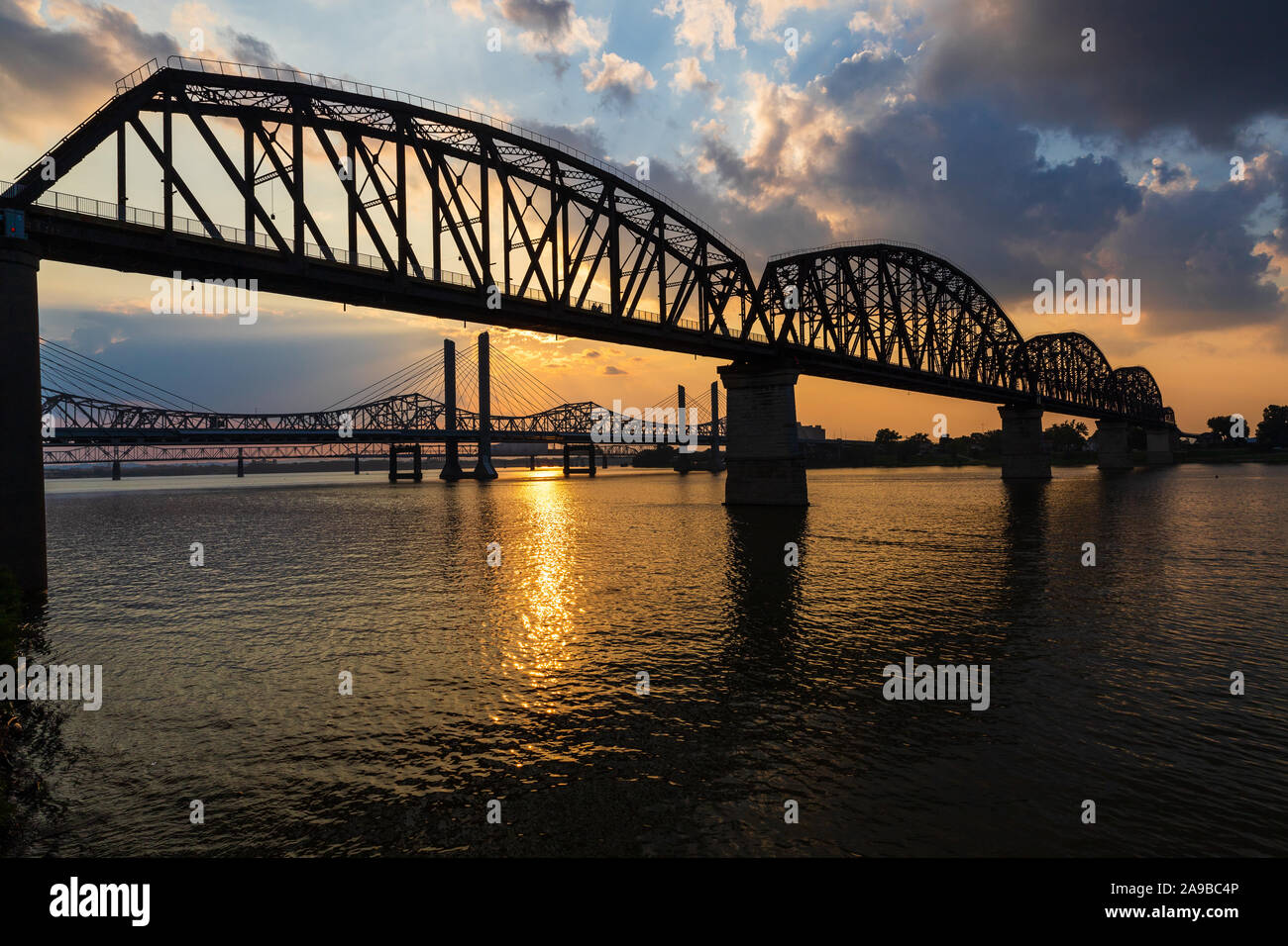The Big Four Bridge going over the Ohio River from Louisville, KY to ...