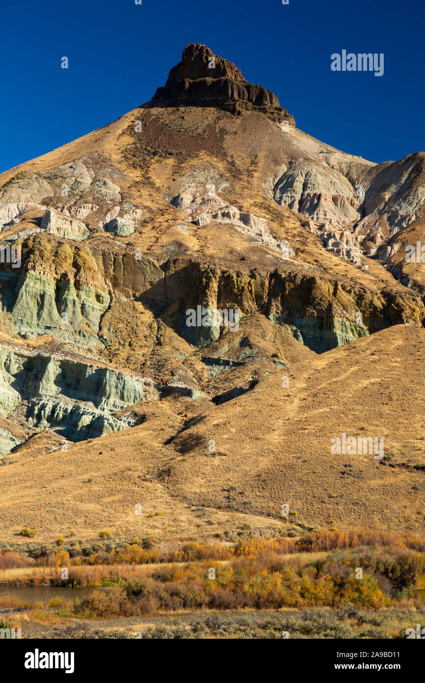 Sheep Rock, Sheep Rock Unit, John Day Fossil Beds National Monument ...