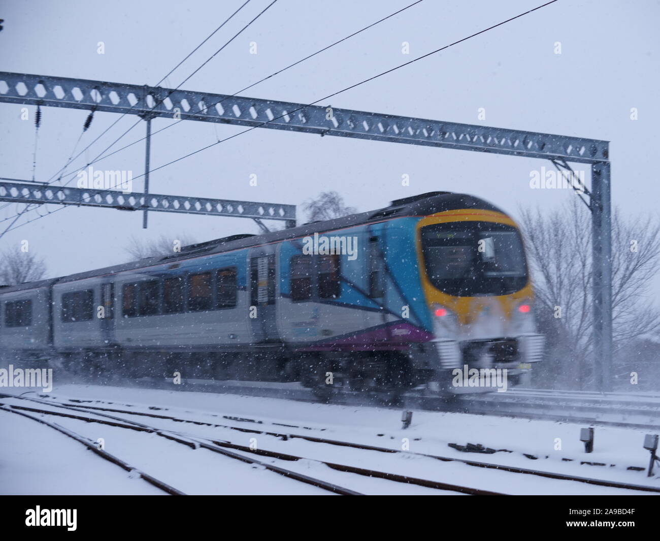Siemens Transpennine Express Class 185 in heavy snowfall Stock Photo ...