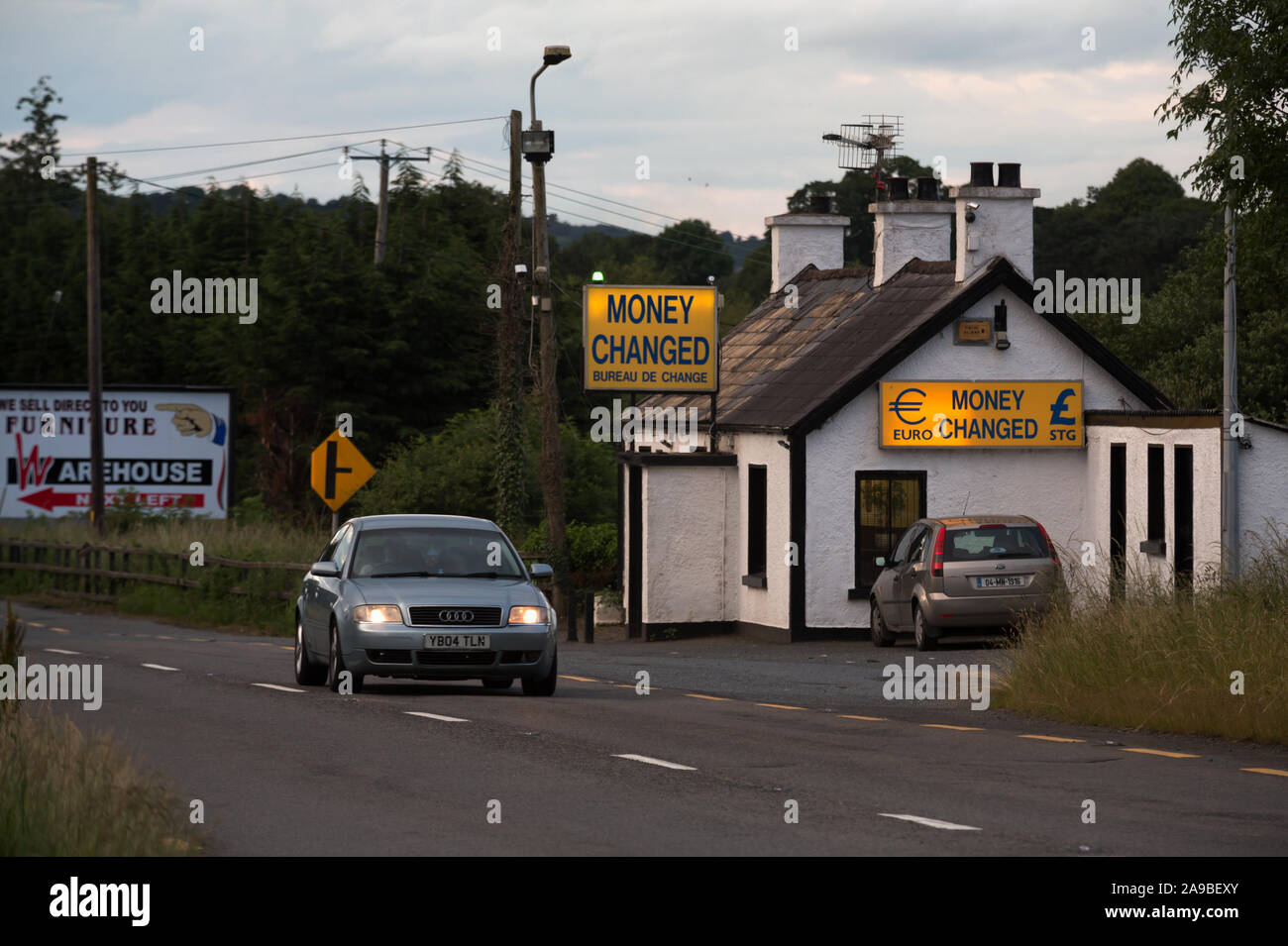 11.07.2019, Dundalk, Louth, Ireland - Irish border: Exchange office on ...