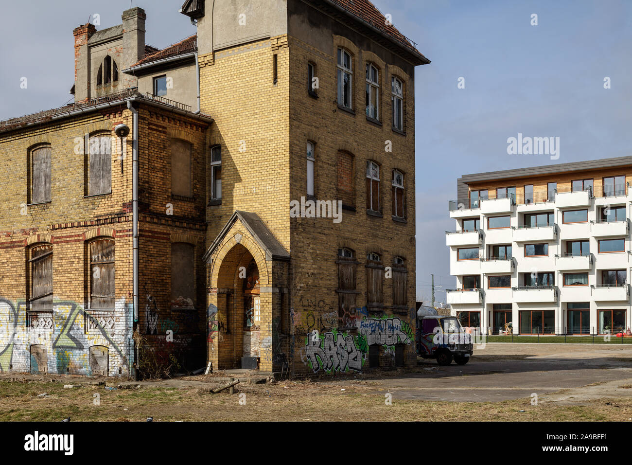 24.03.2018, Berlin, Berlin, Germany - Industrial ruin of the old glass ...