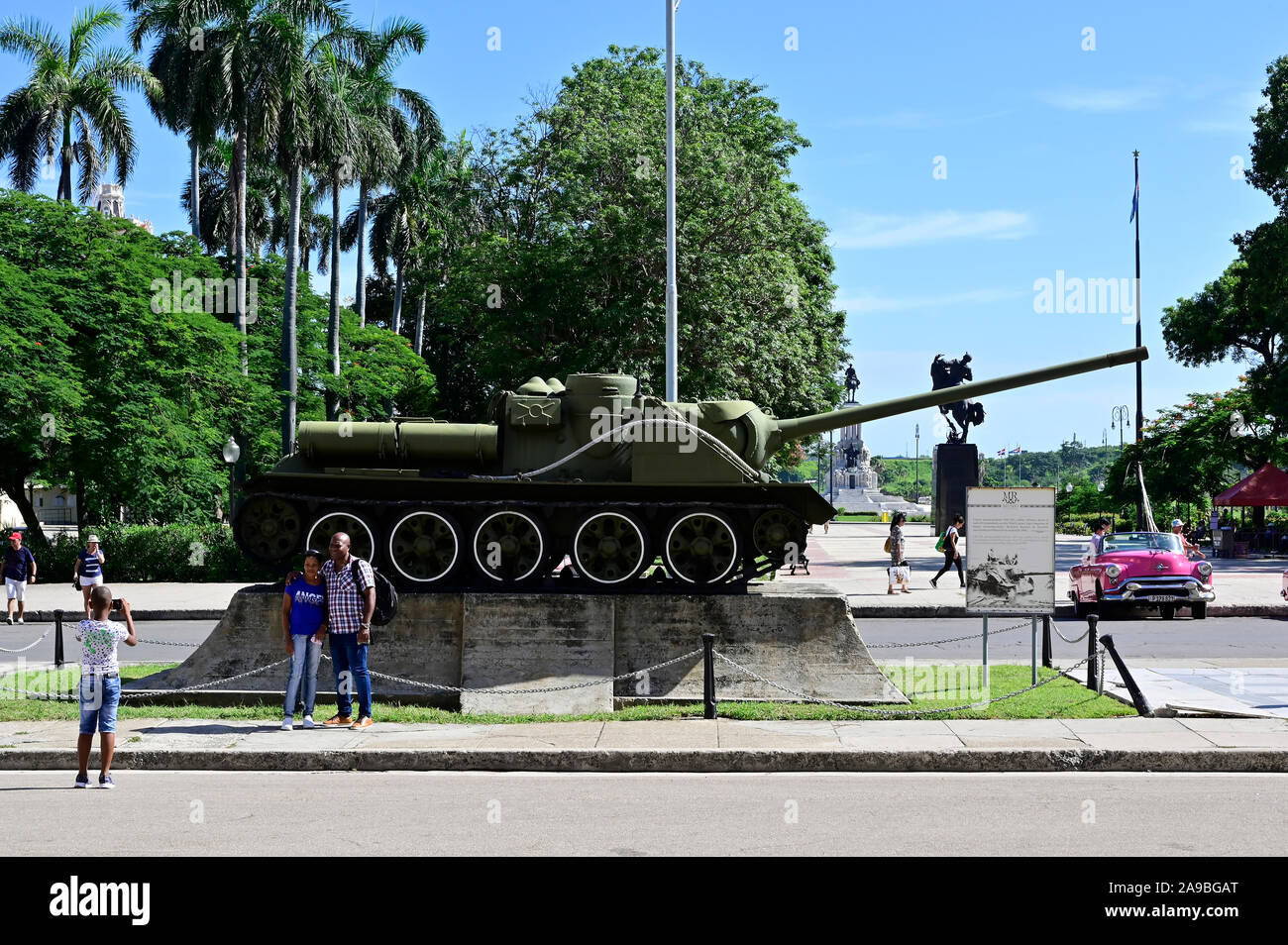 Havana cuba revolution museum tank hi-res stock photography and images ...