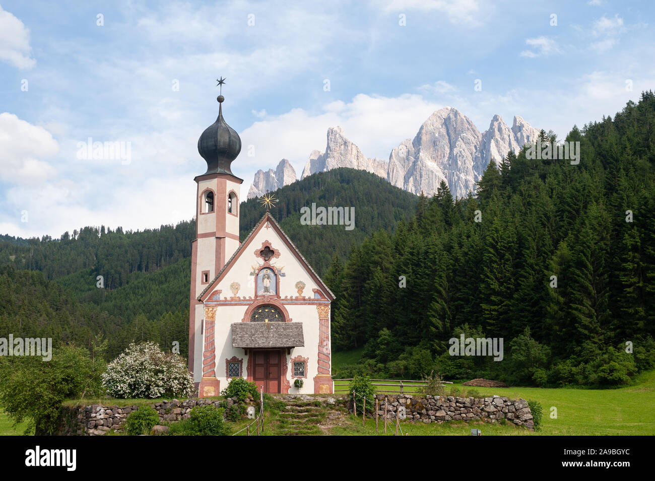 21.06.2019, Villnoess, South Tyrol, Italy - Church St. Johann in Ranui ...