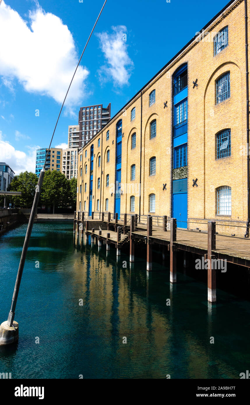 Modernized housing hi-res stock photography and images - Alamy