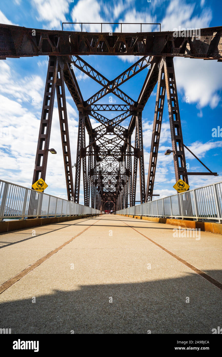 The Big Four Bridge that connects Kentucky and Indiana is an old ...