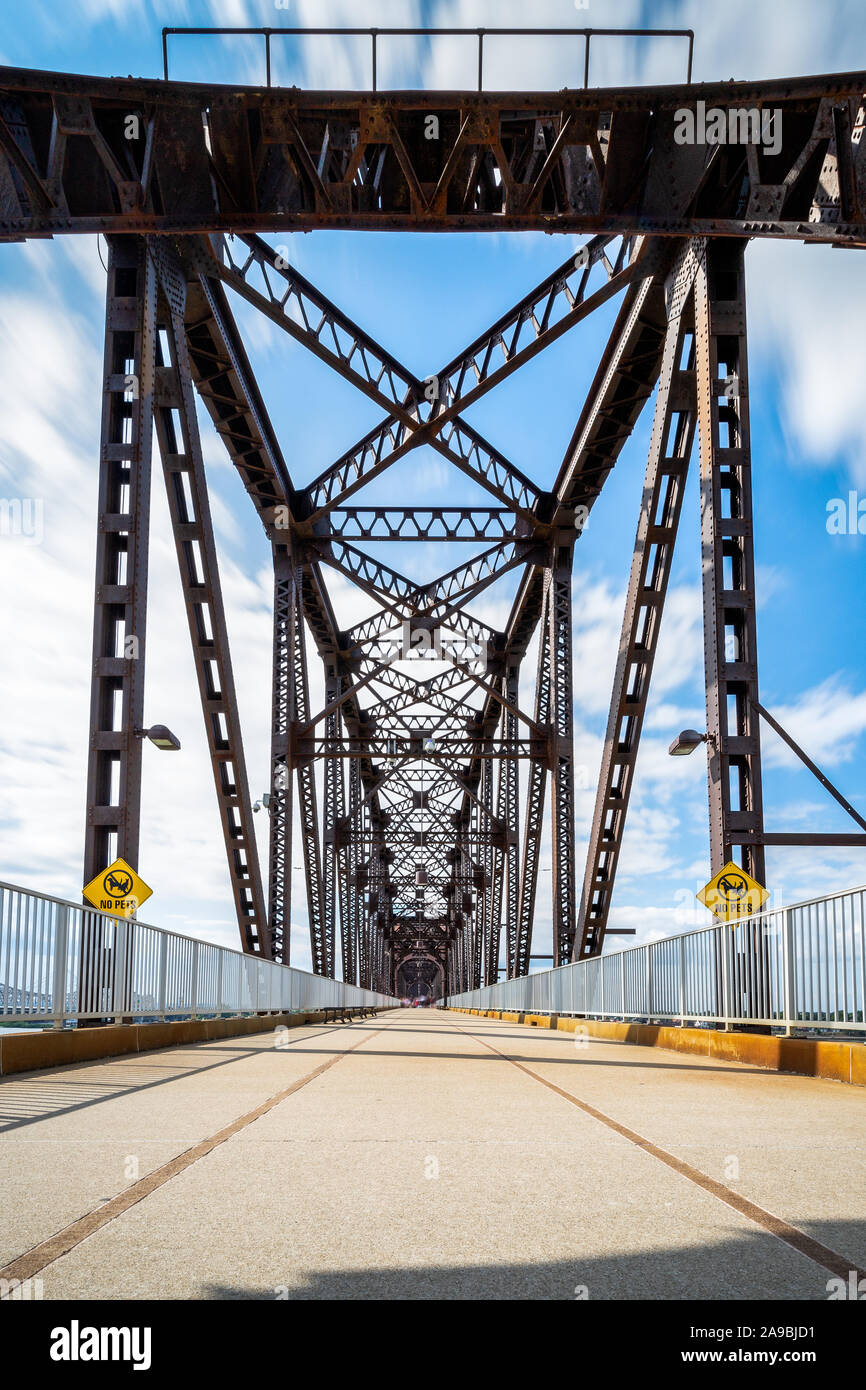 The Big Four Bridge that connects Kentucky and Indiana is an old ...