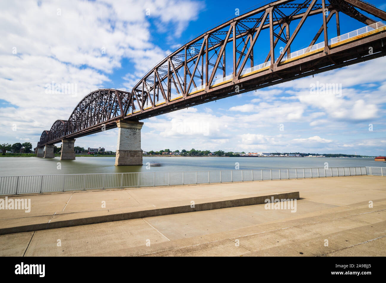 The Big Four Bridge that connects Kentucky and Indiana is an old ...