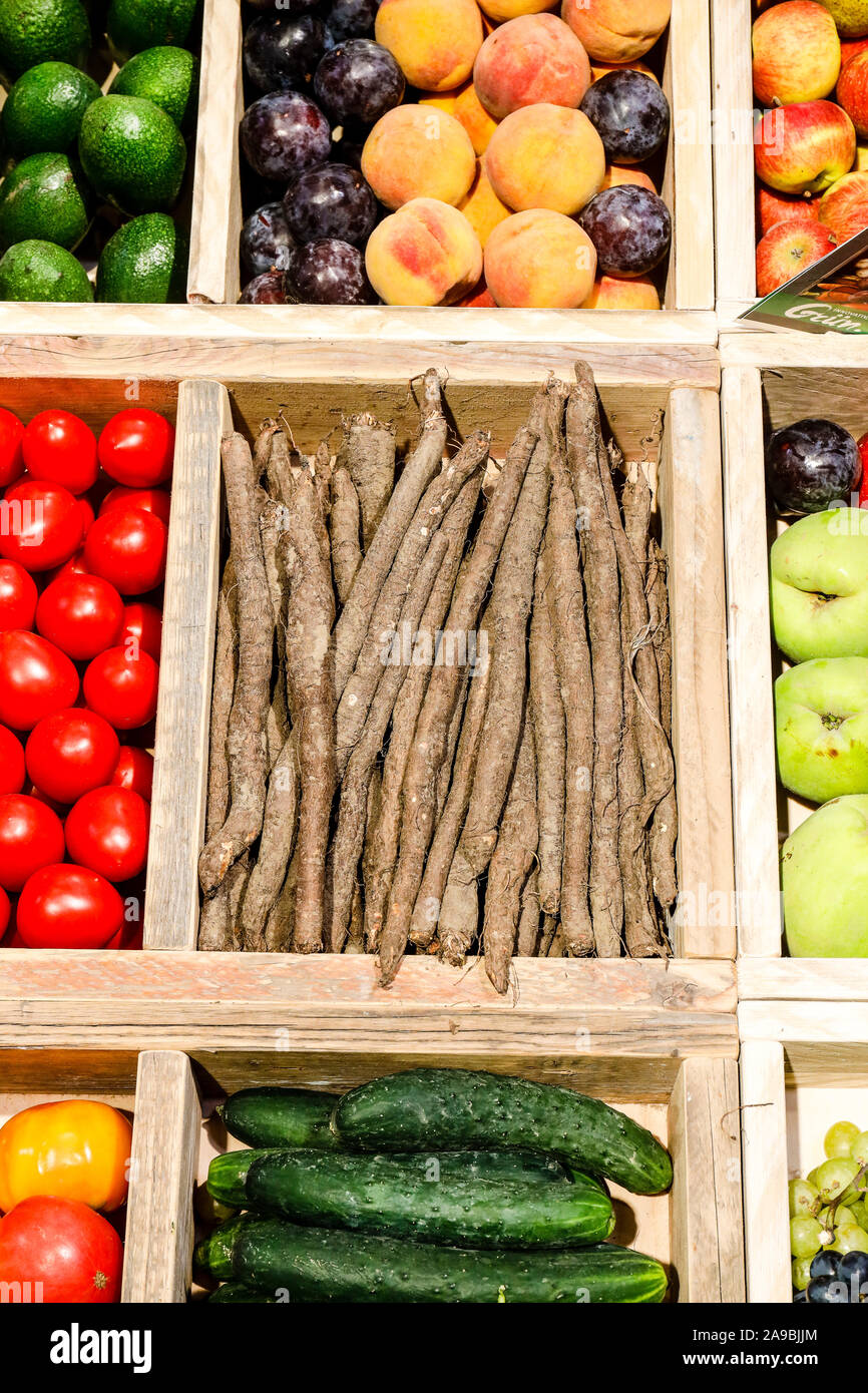 Vegetable counter hi-res stock photography and images - Alamy