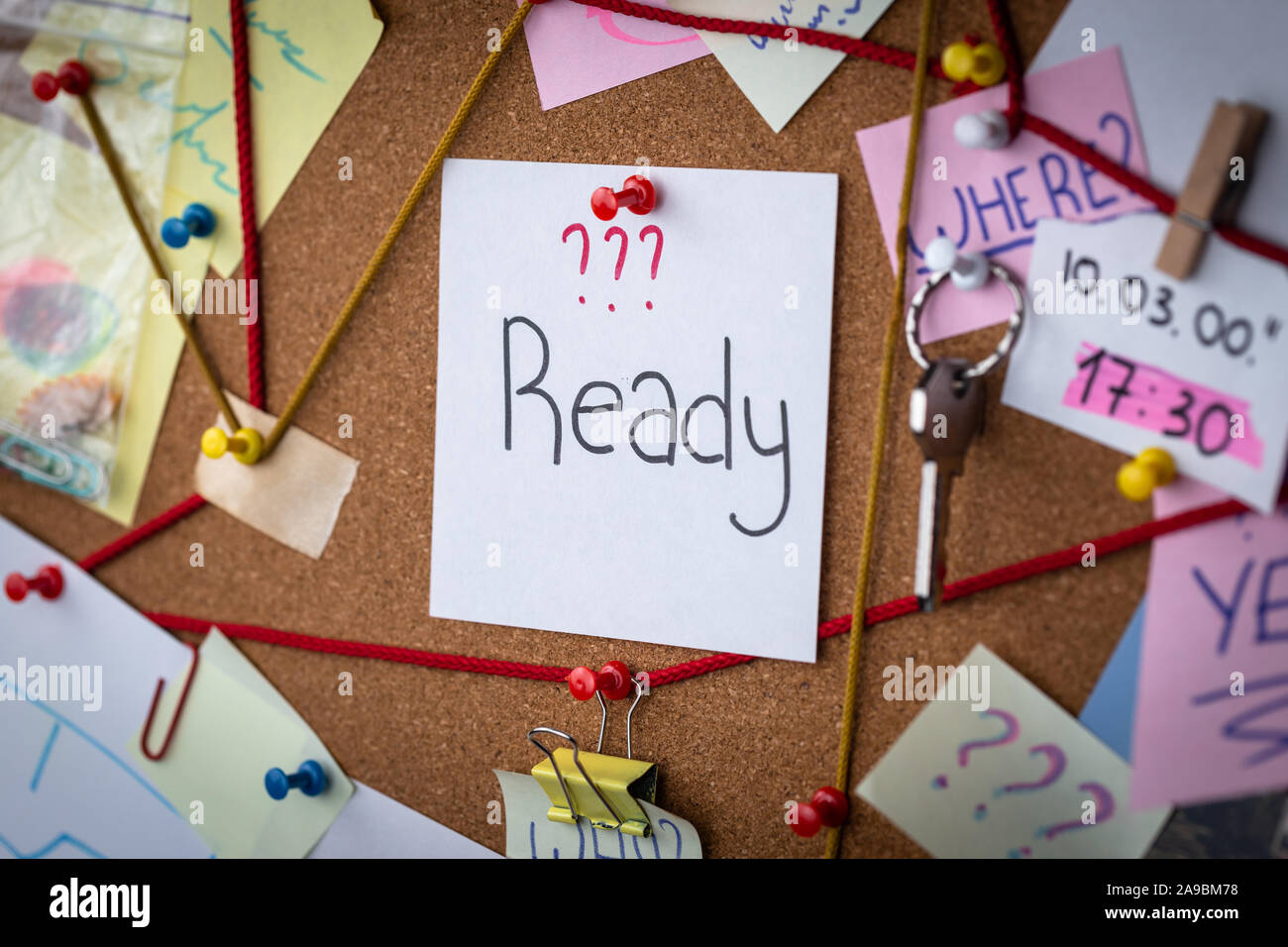 Detective investigation board hi-res stock photography and images - Alamy