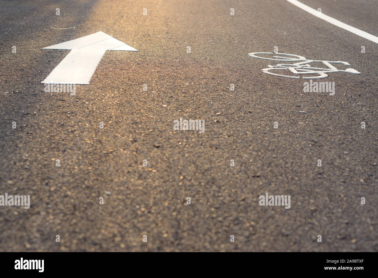Cycle markings on pavement hi-res stock photography and images - Alamy