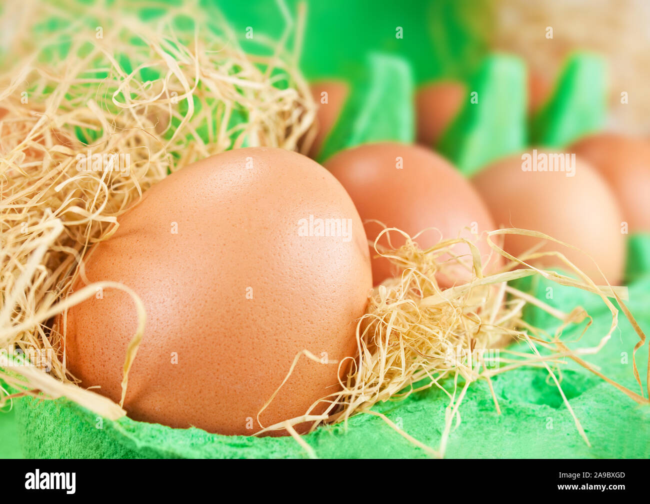 Eggs in an egg box hi-res stock photography and images - Alamy