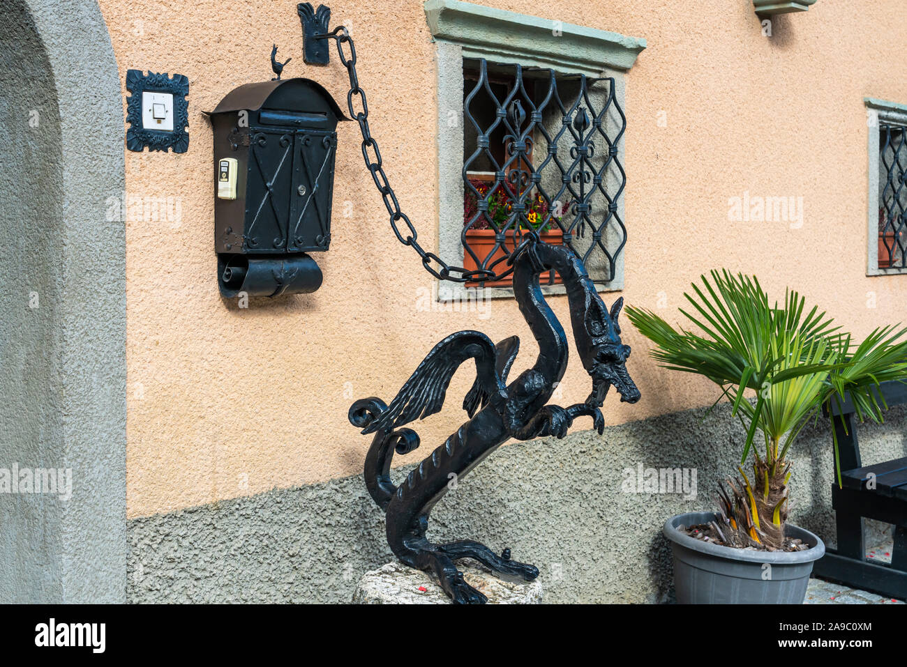 Blacksmith dragon hi-res stock photography and images - Alamy