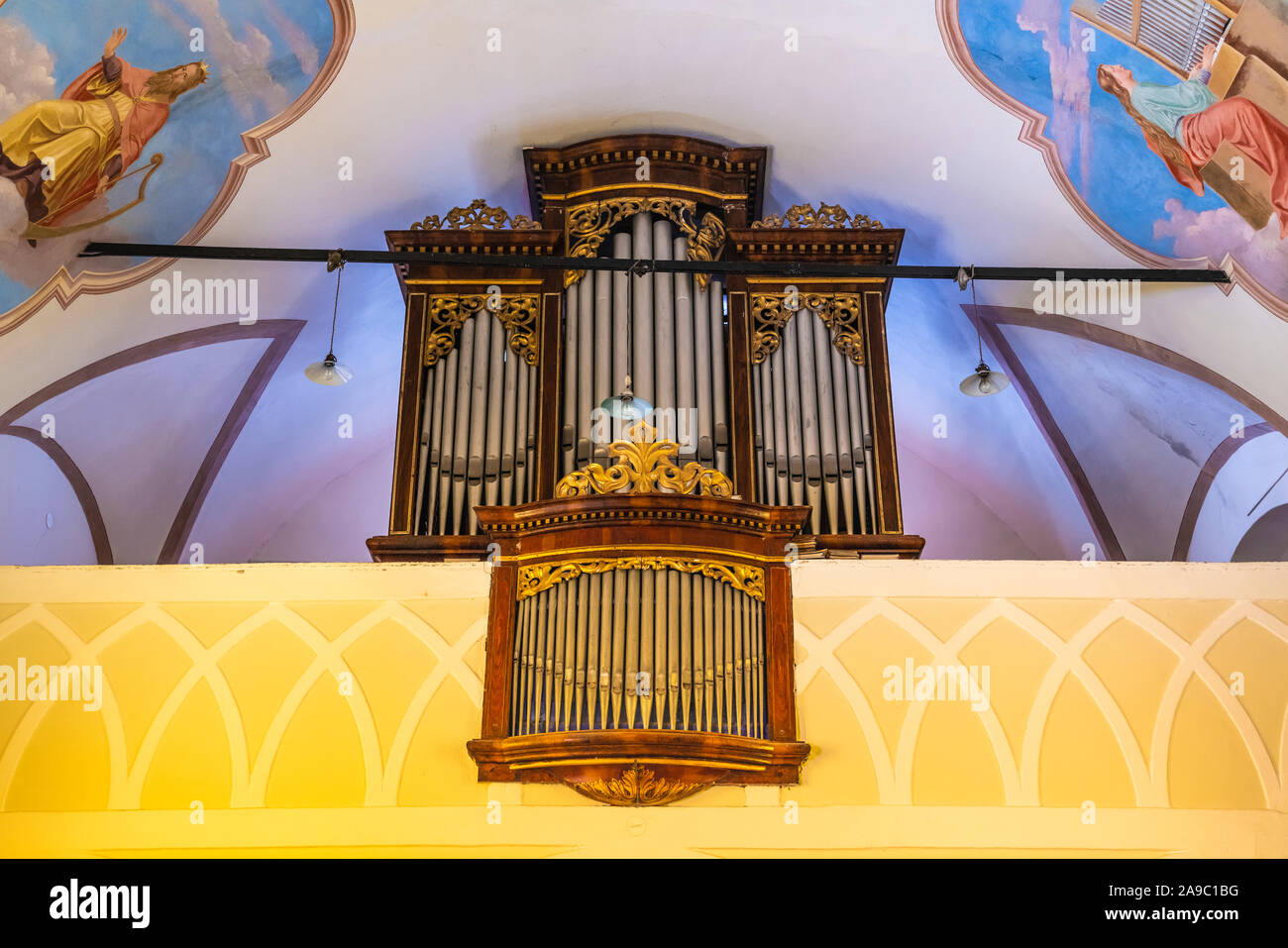 Parish church architecture hi-res stock photography and images - Alamy