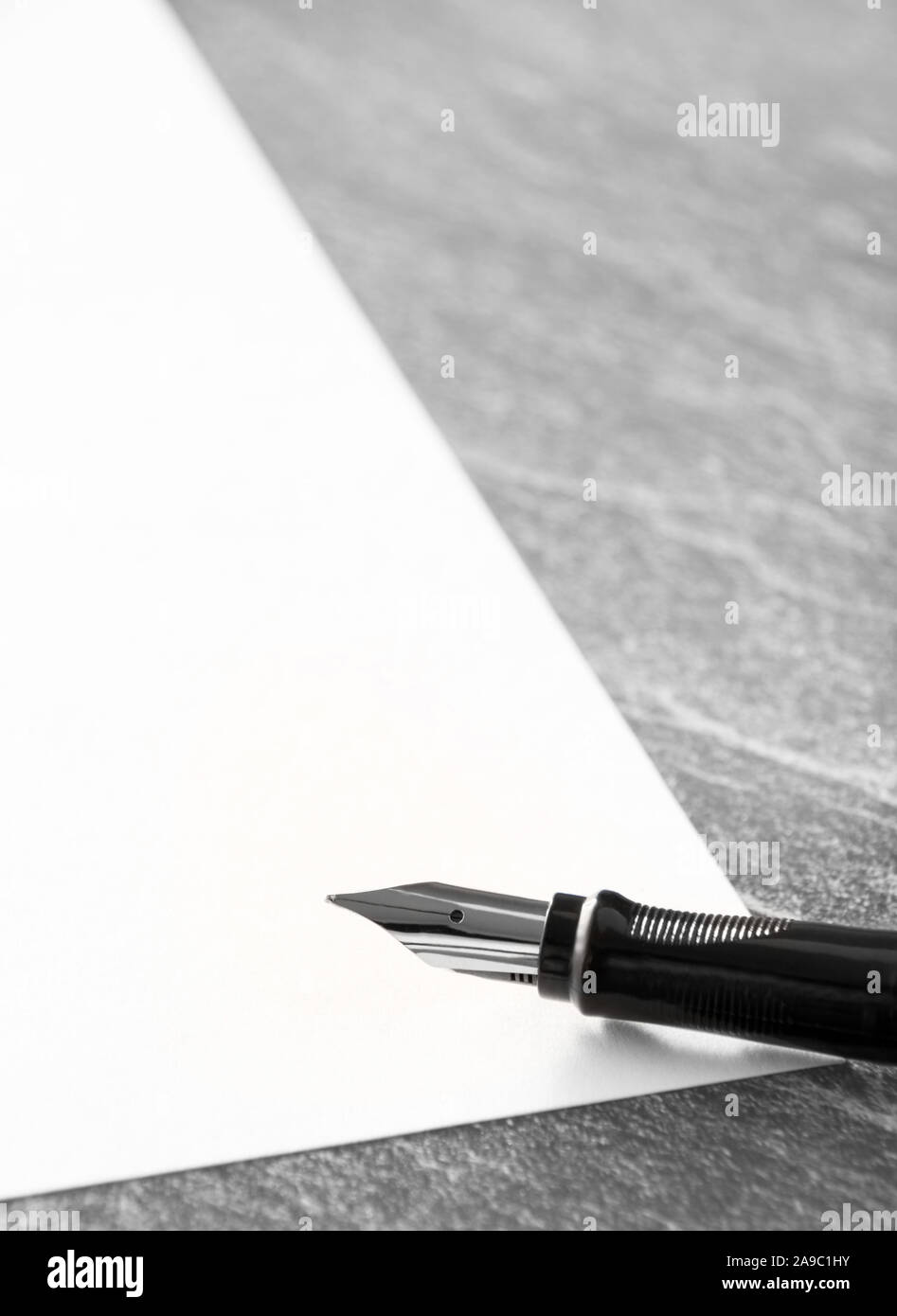 Papier and pen background Stock Photo - Alamy