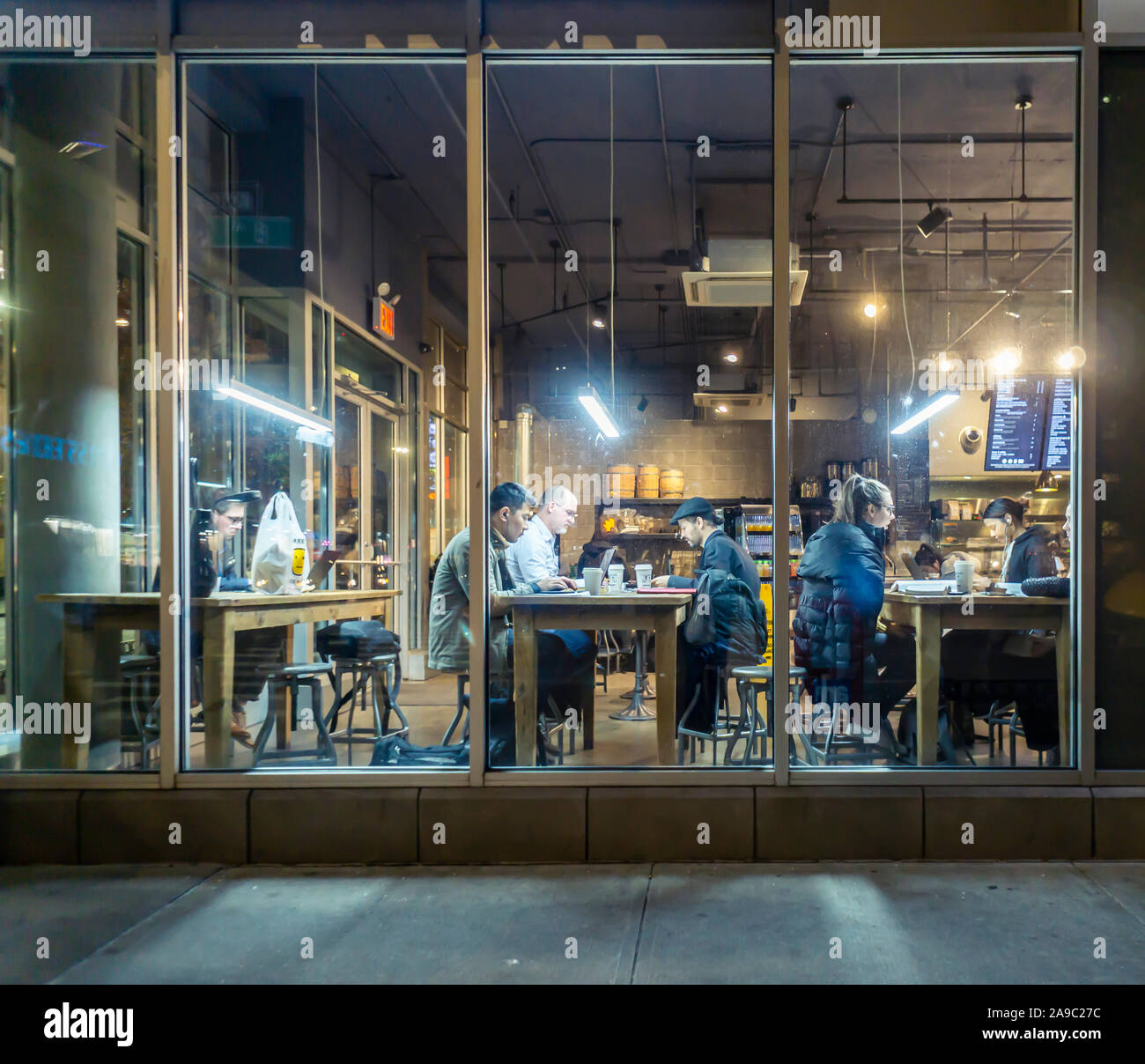 Coffee shop usa diverse hi-res stock photography and images - Alamy