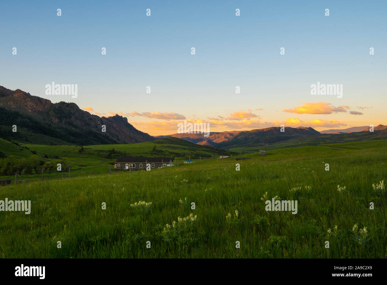 Rising sun sun rising over mountains hi-res stock photography and ...