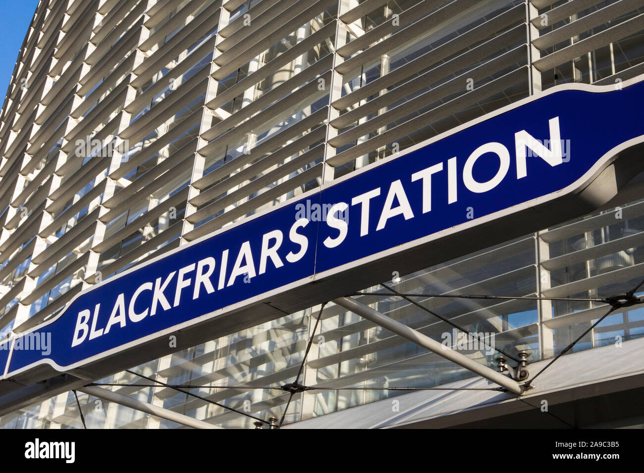 Blackfriars underground station sign hi-res stock photography and ...