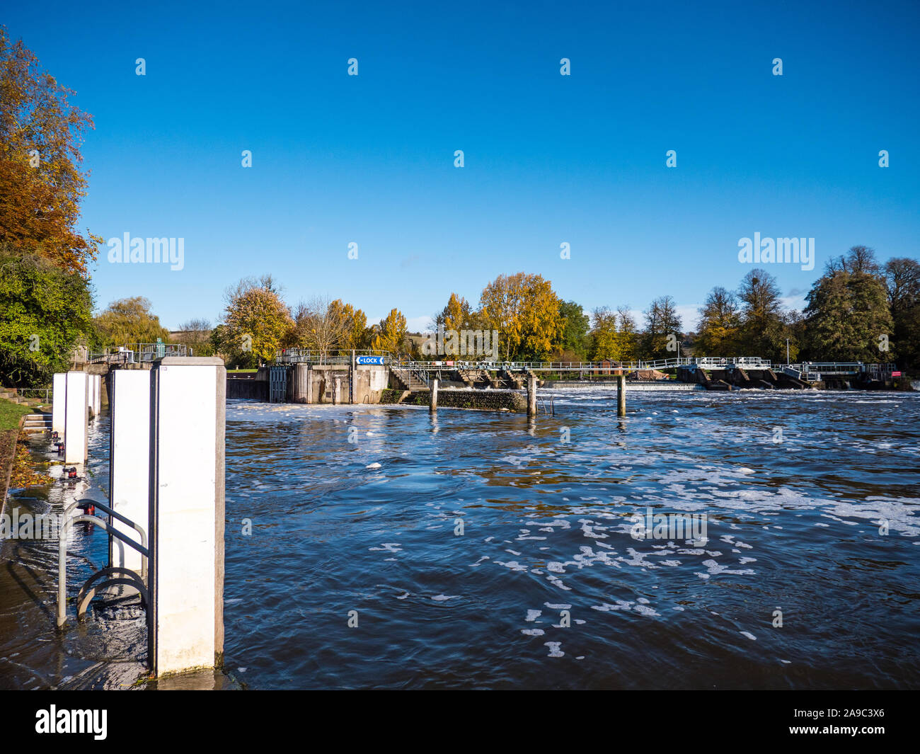 Purley on thames hi-res stock photography and images - Alamy