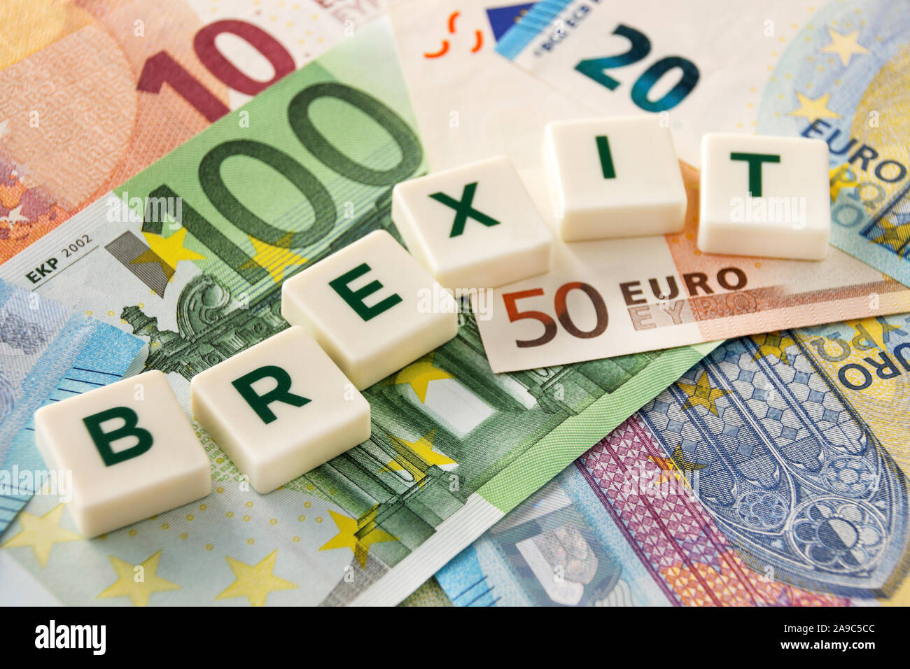 Money exit britain hi-res stock photography and images - Alamy