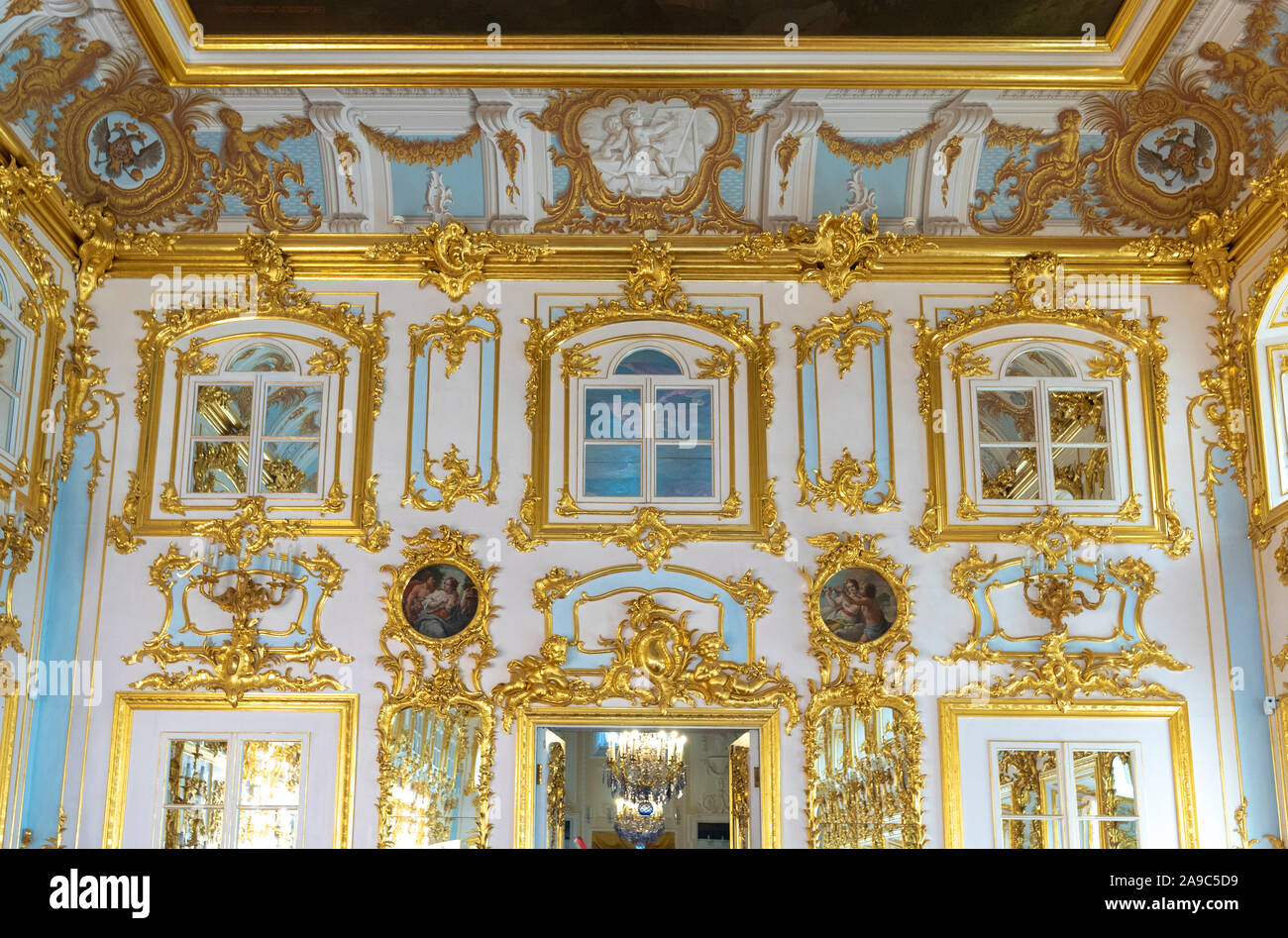 Peterhof Palace Inside Stock Photos & Peterhof Palace Inside Stock ...