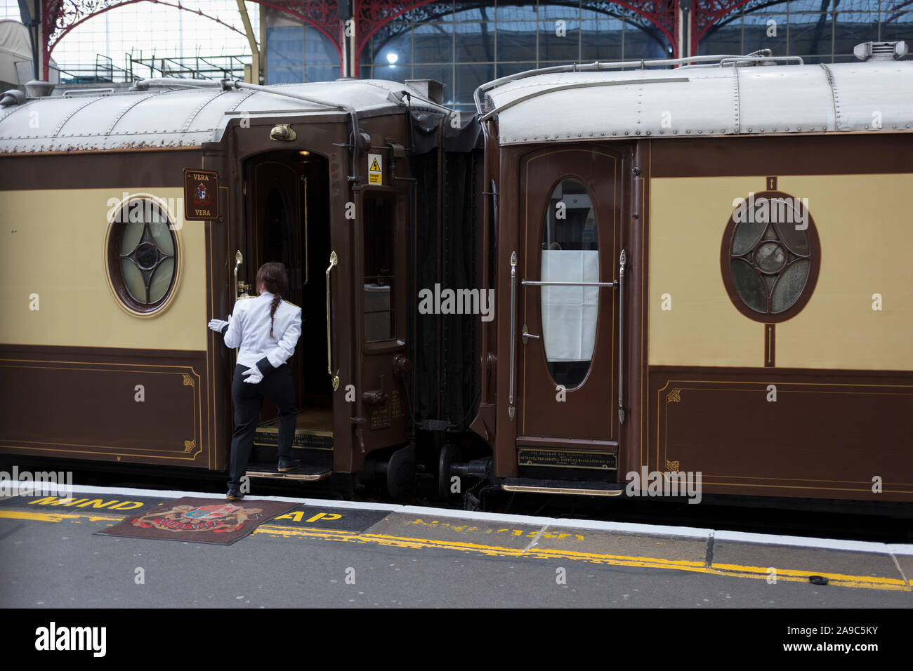 Orient express london hi-res stock photography and images - Alamy