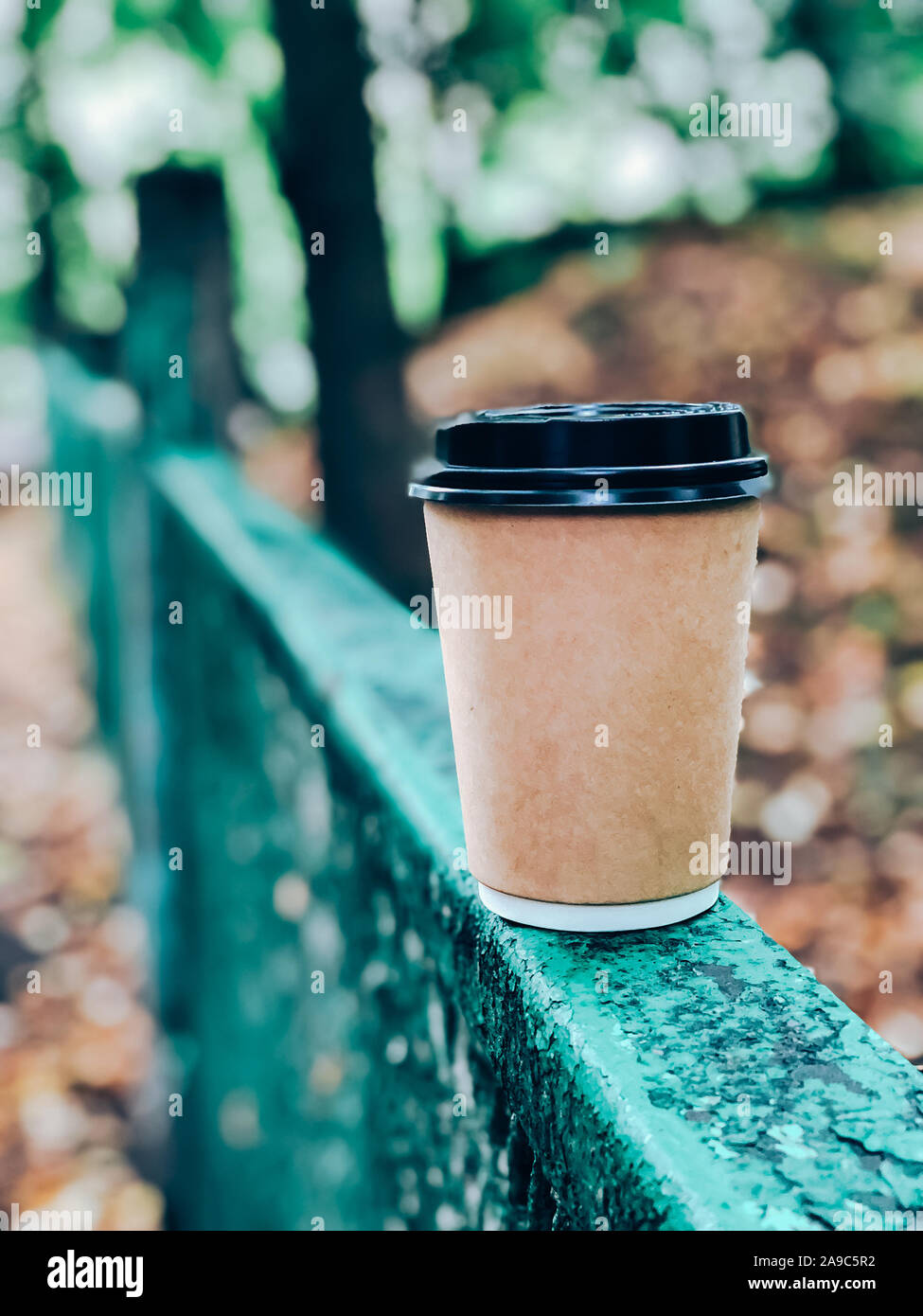 Coffee cup thrown away hi-res stock photography and images - Alamy