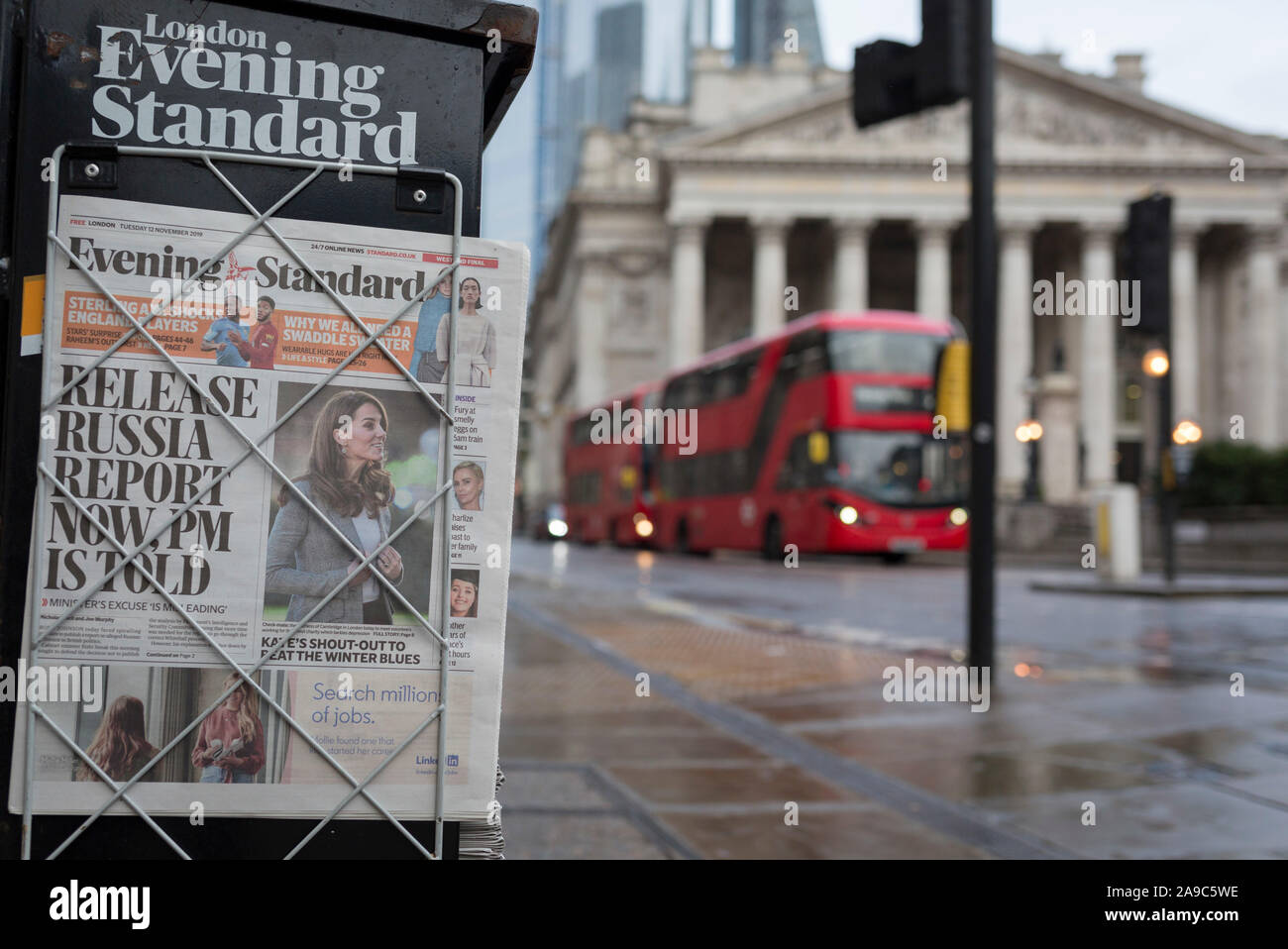 Evening standard london newspaper headlines hi-res stock photography ...
