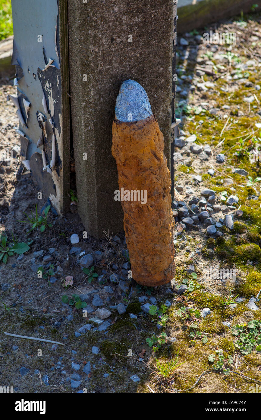 Danger unexploded bomb world war hi-res stock photography and images ...