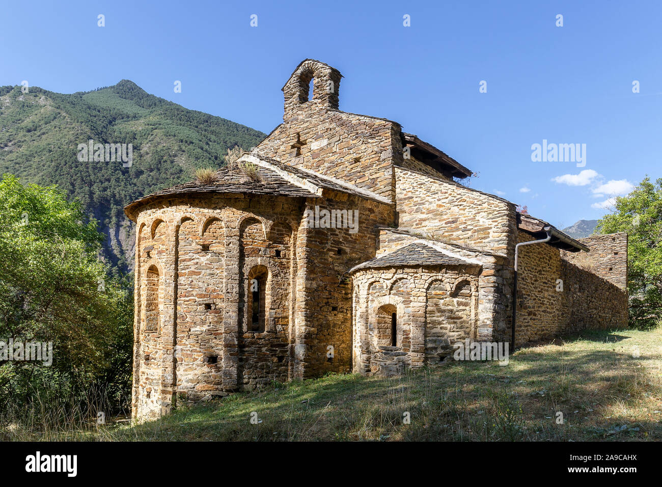 Catalan romanesque architecture hi-res stock photography and images - Alamy