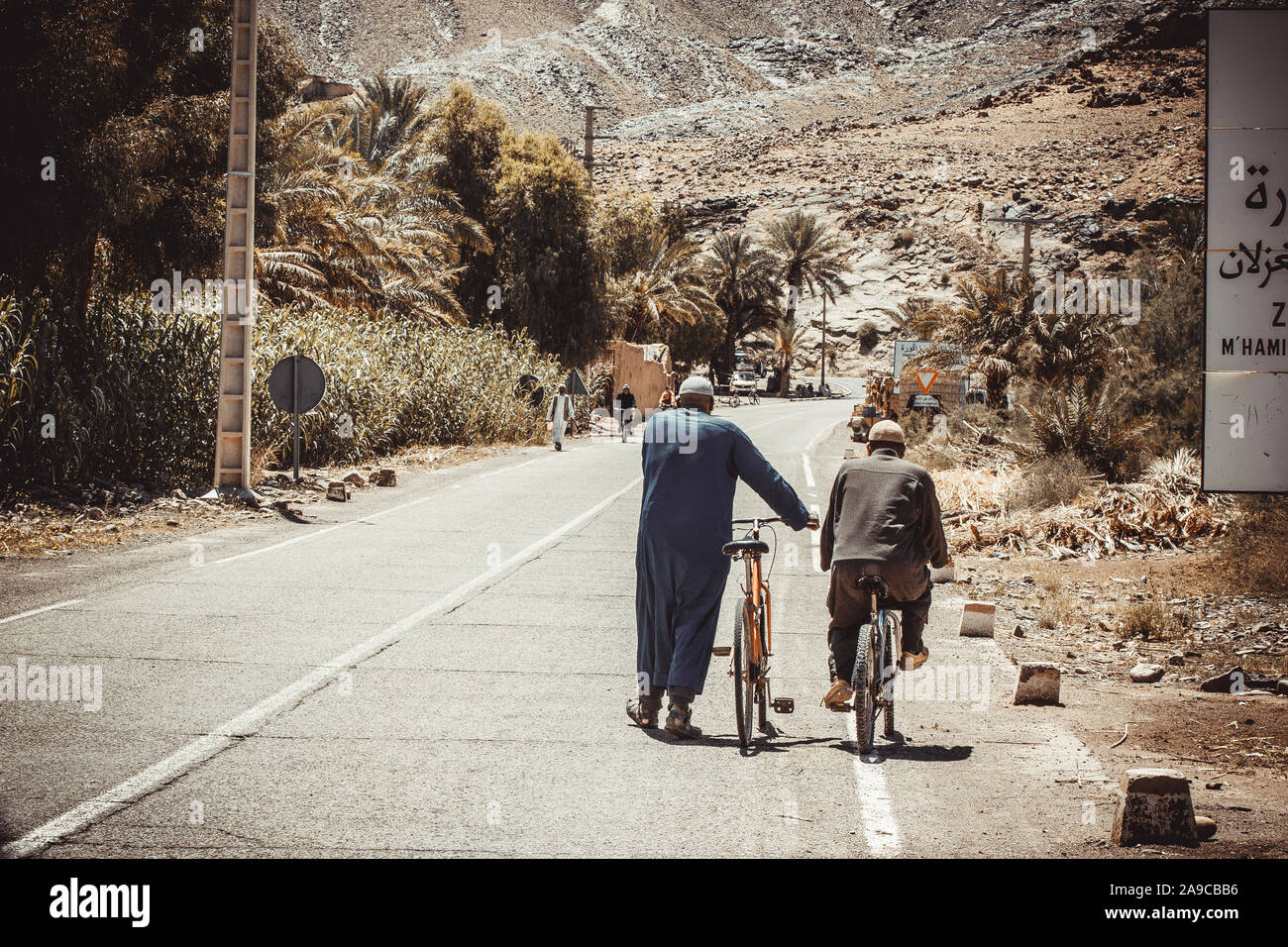 Walking over road hi-res stock photography and images - Alamy