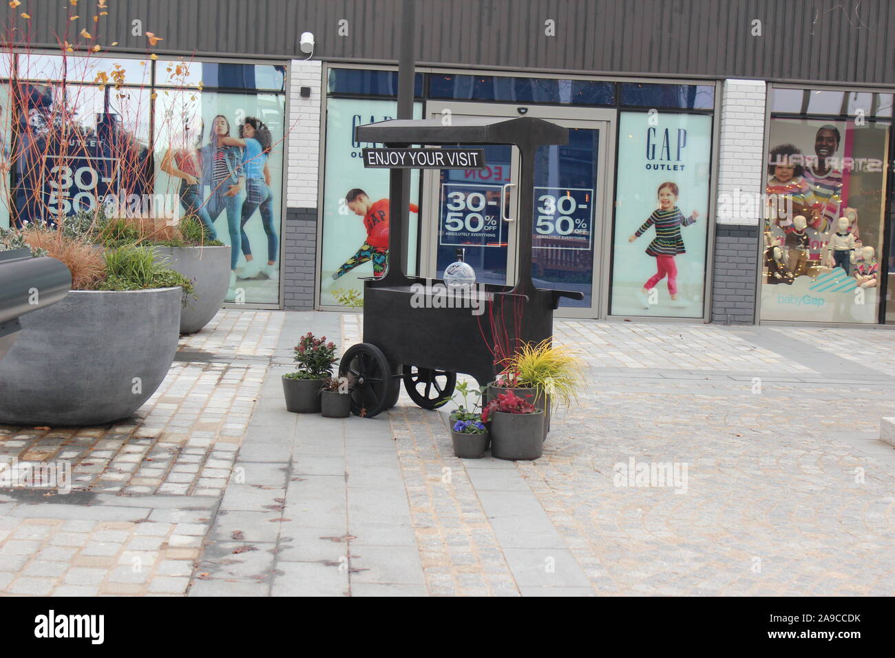 Cheshire Oaks Designer retail outlet, Cheshire, England,UK Stock Photo ...