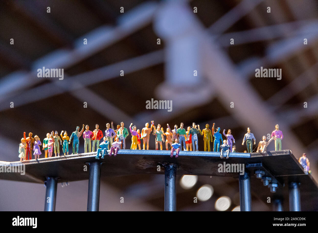 Crowd of mannequins hi-res stock photography and images - Alamy
