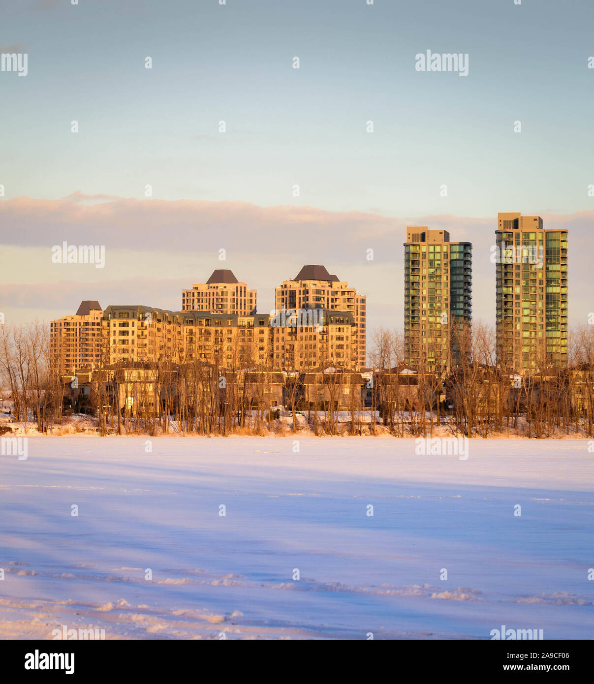 Montreal tower hi-res stock photography and images - Alamy